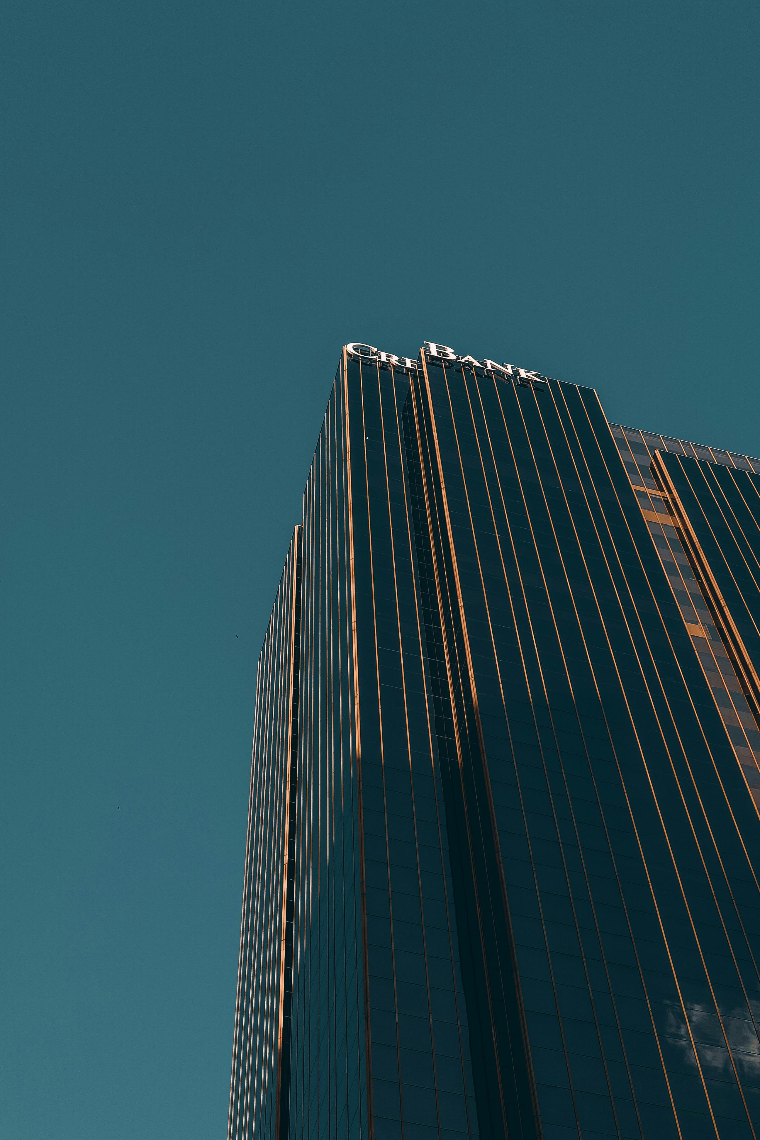 Low Angle Shot of a Building · Free Stock Photo