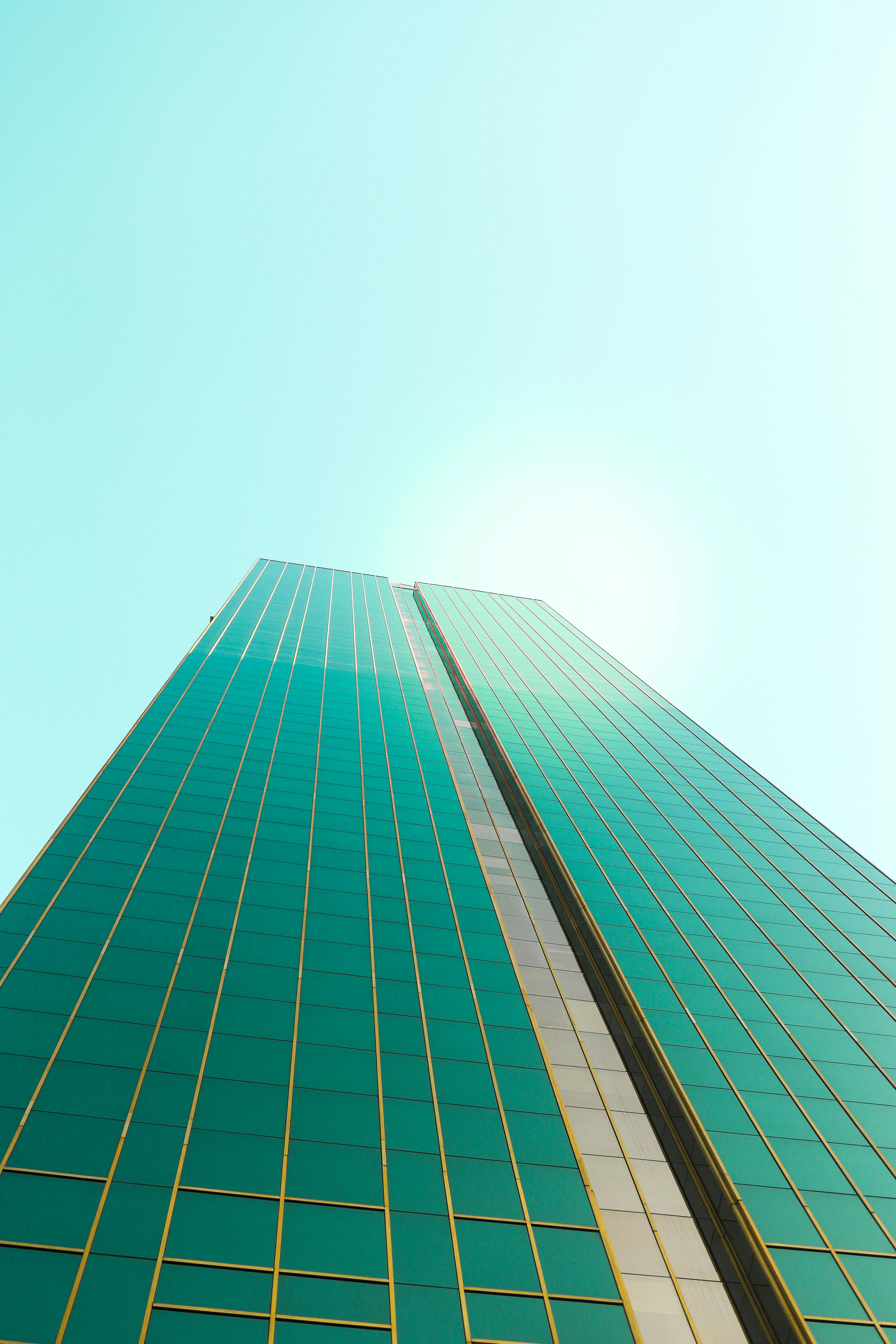 Bright Sky over a Building · Free Stock Photo