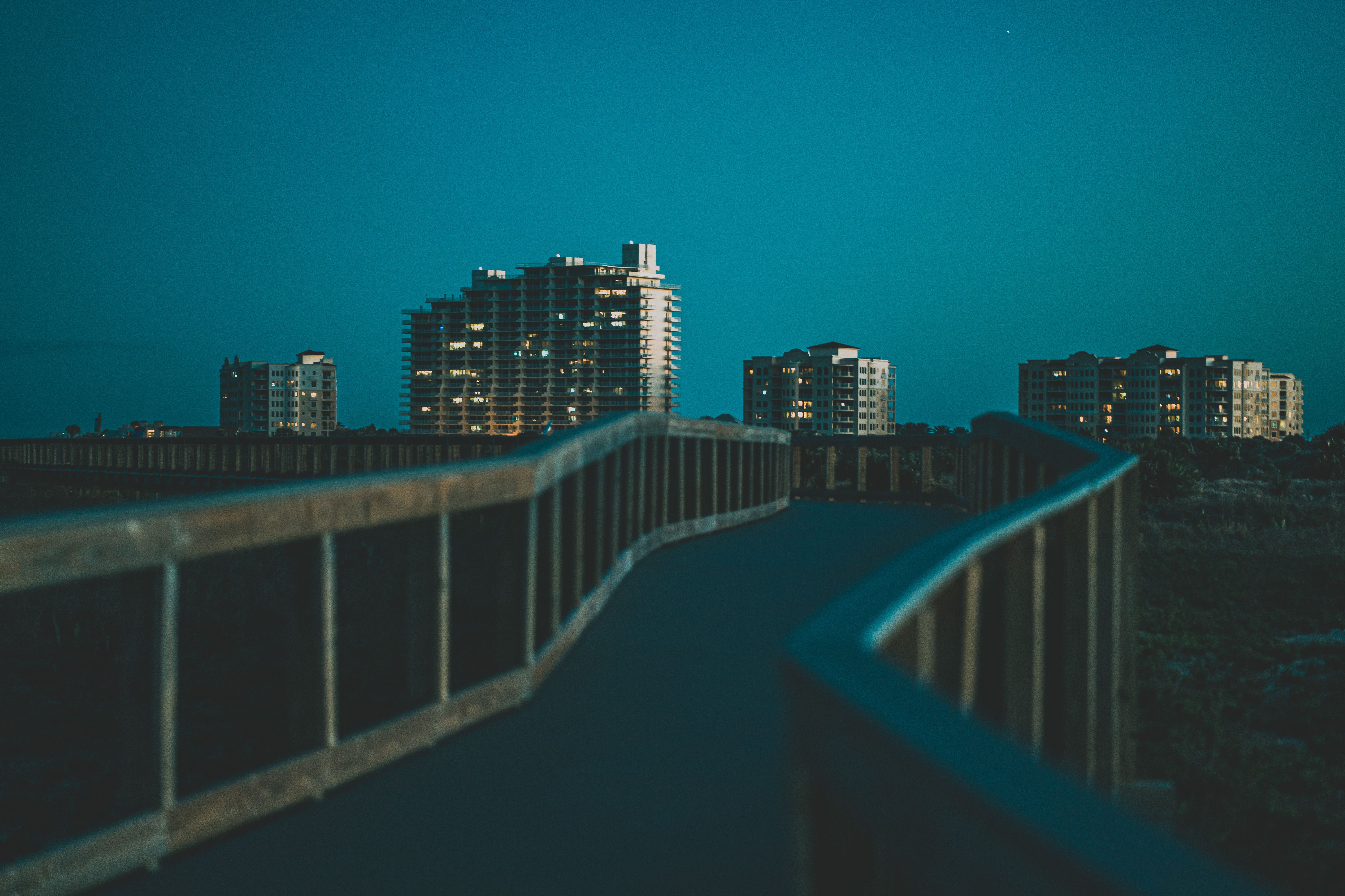 Footbridge in the City · Free Stock Photo