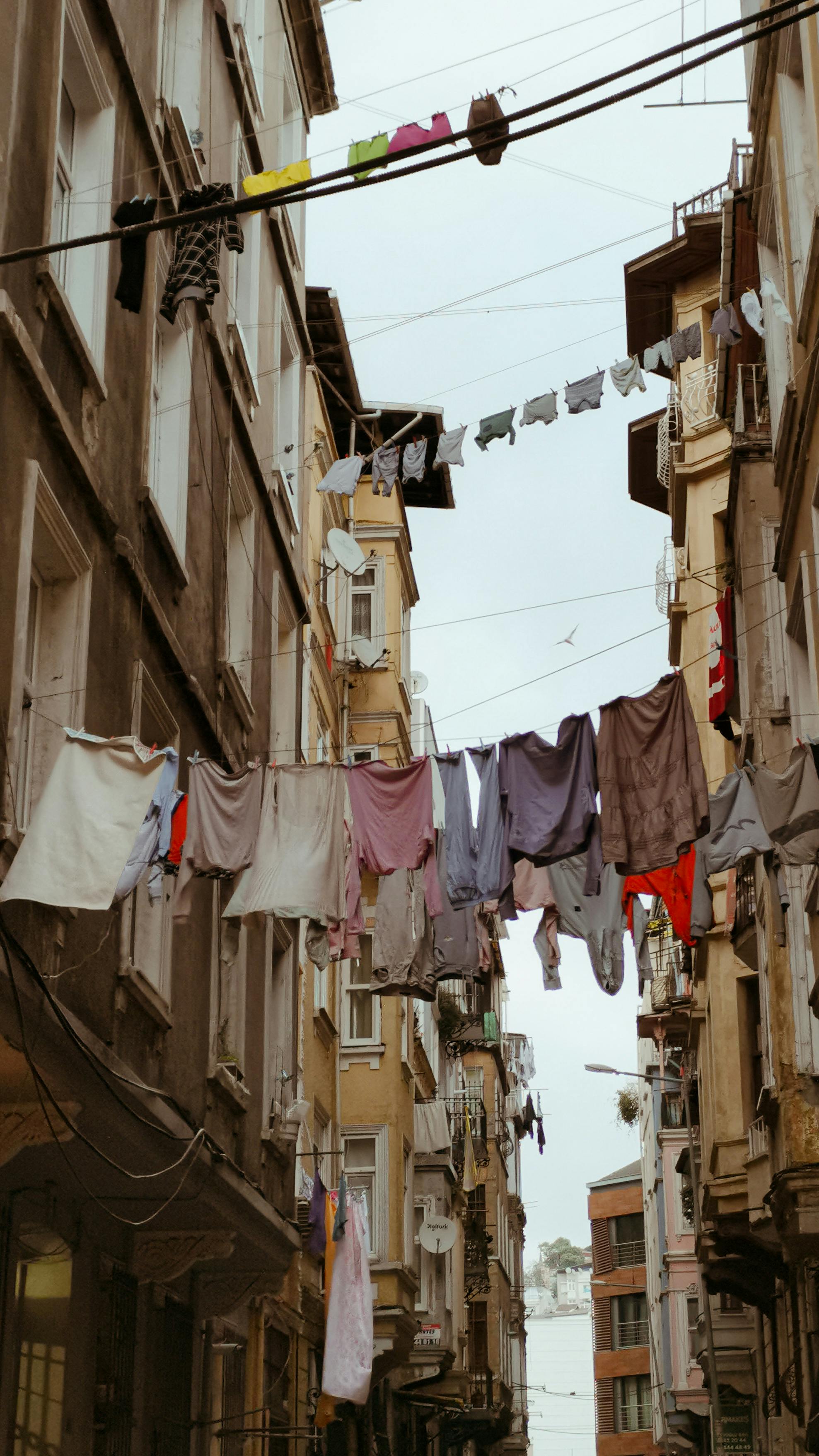 White Fabric on a Clothesline · Free Stock Photo