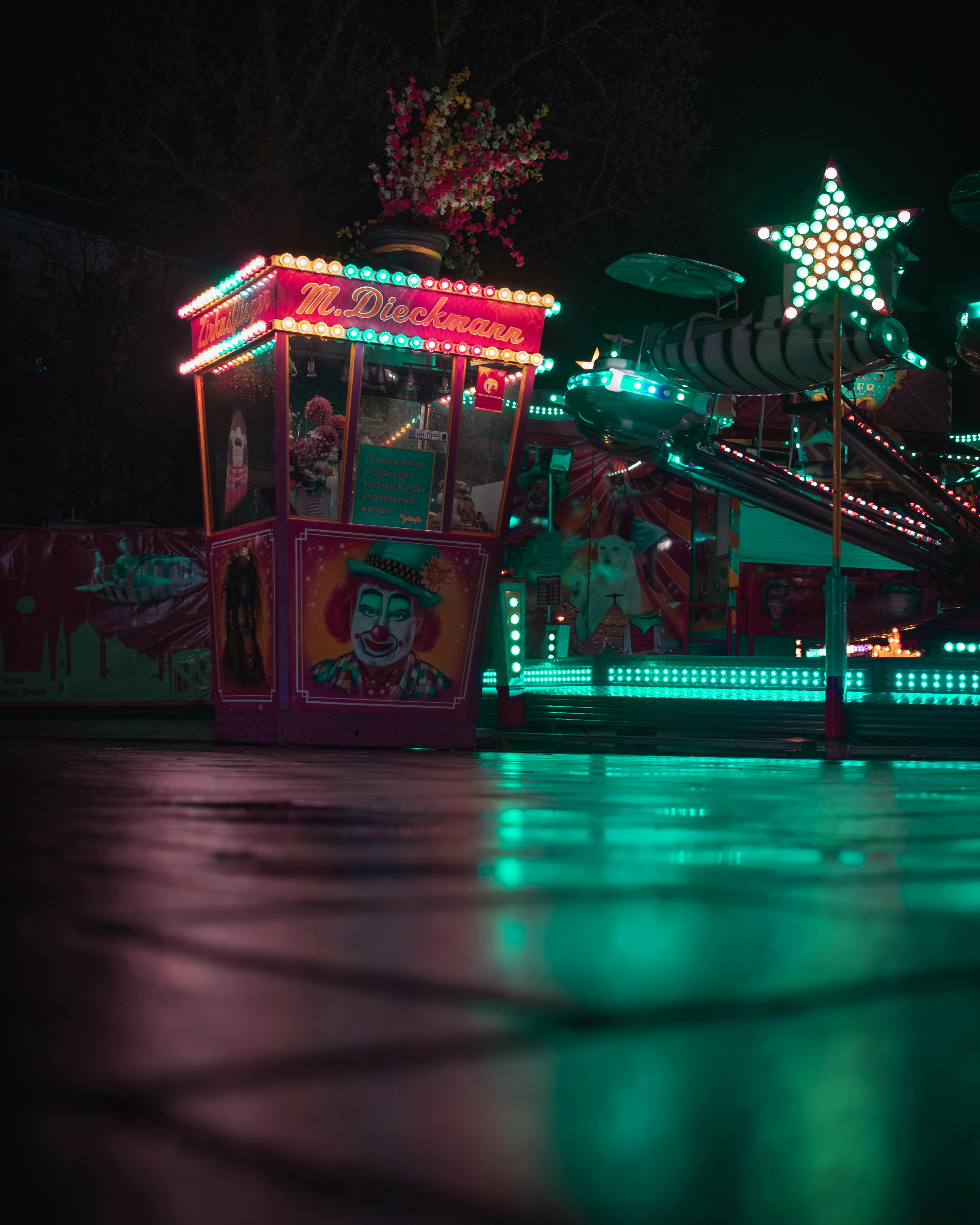 An Amusement Park At Night · Free Stock Photo