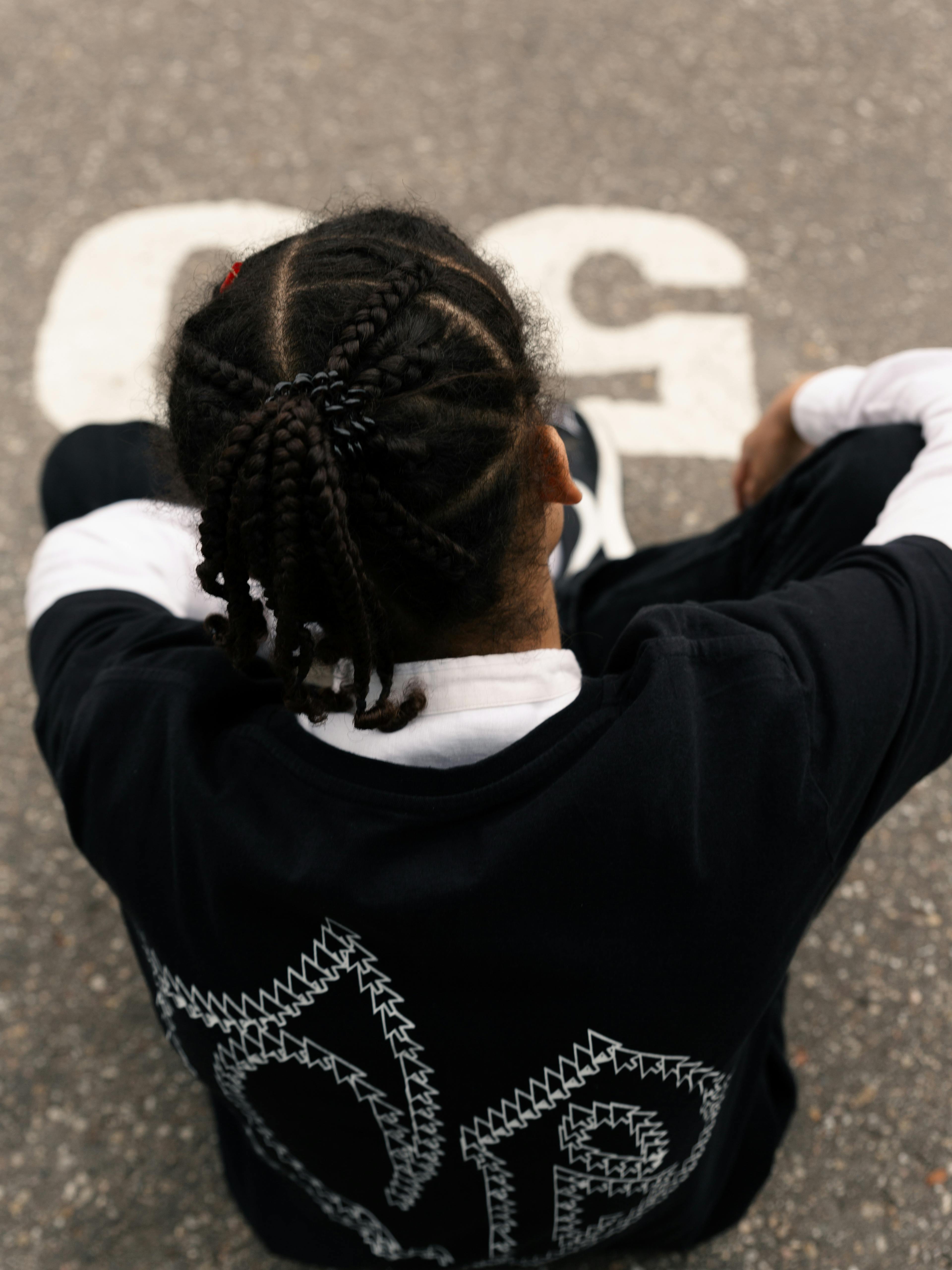 Black Boy Sitting Back View Photos, Download The BEST Free Black Boy ...