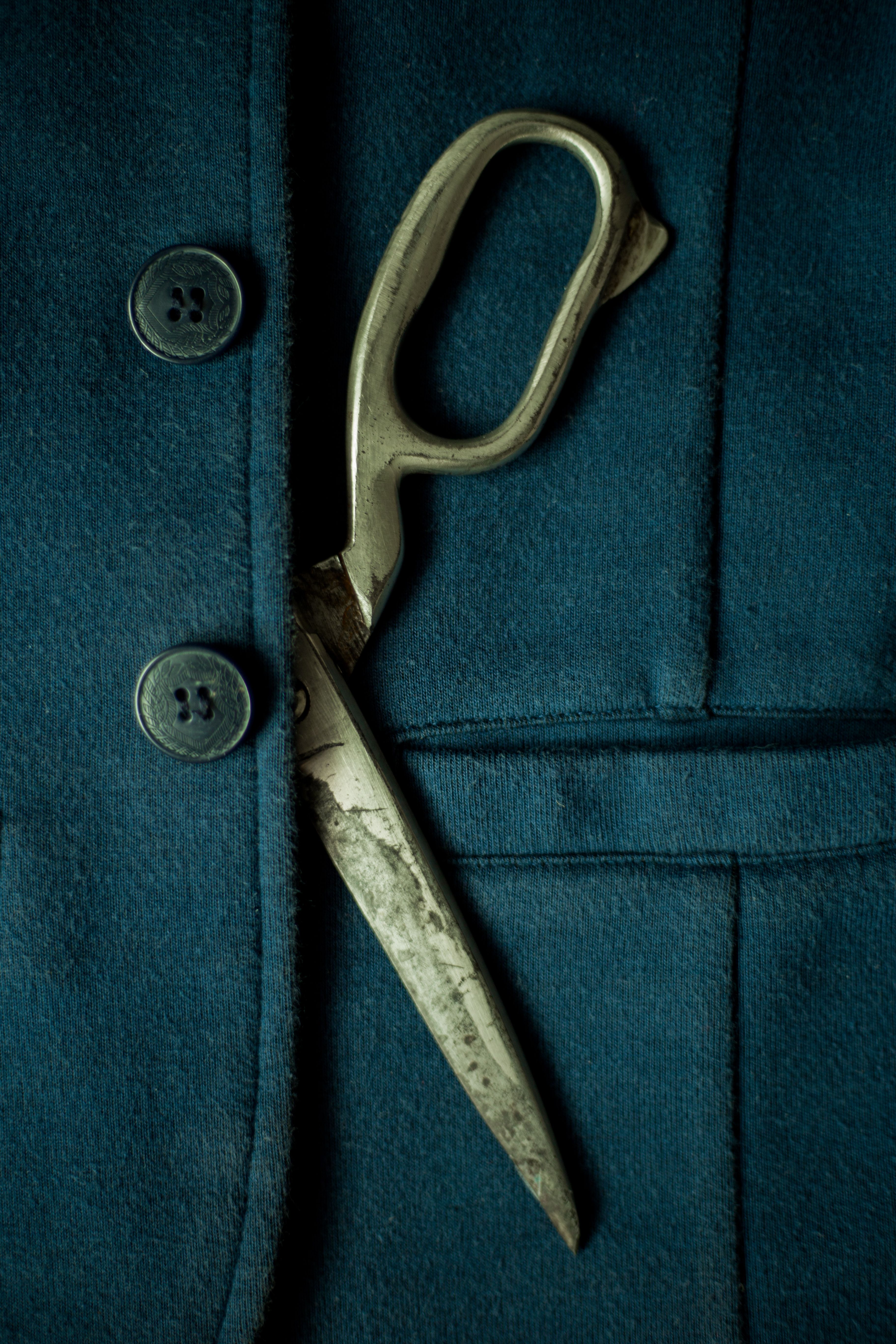 Close-Up Shot of a Pair of Scissors · Free Stock Photo