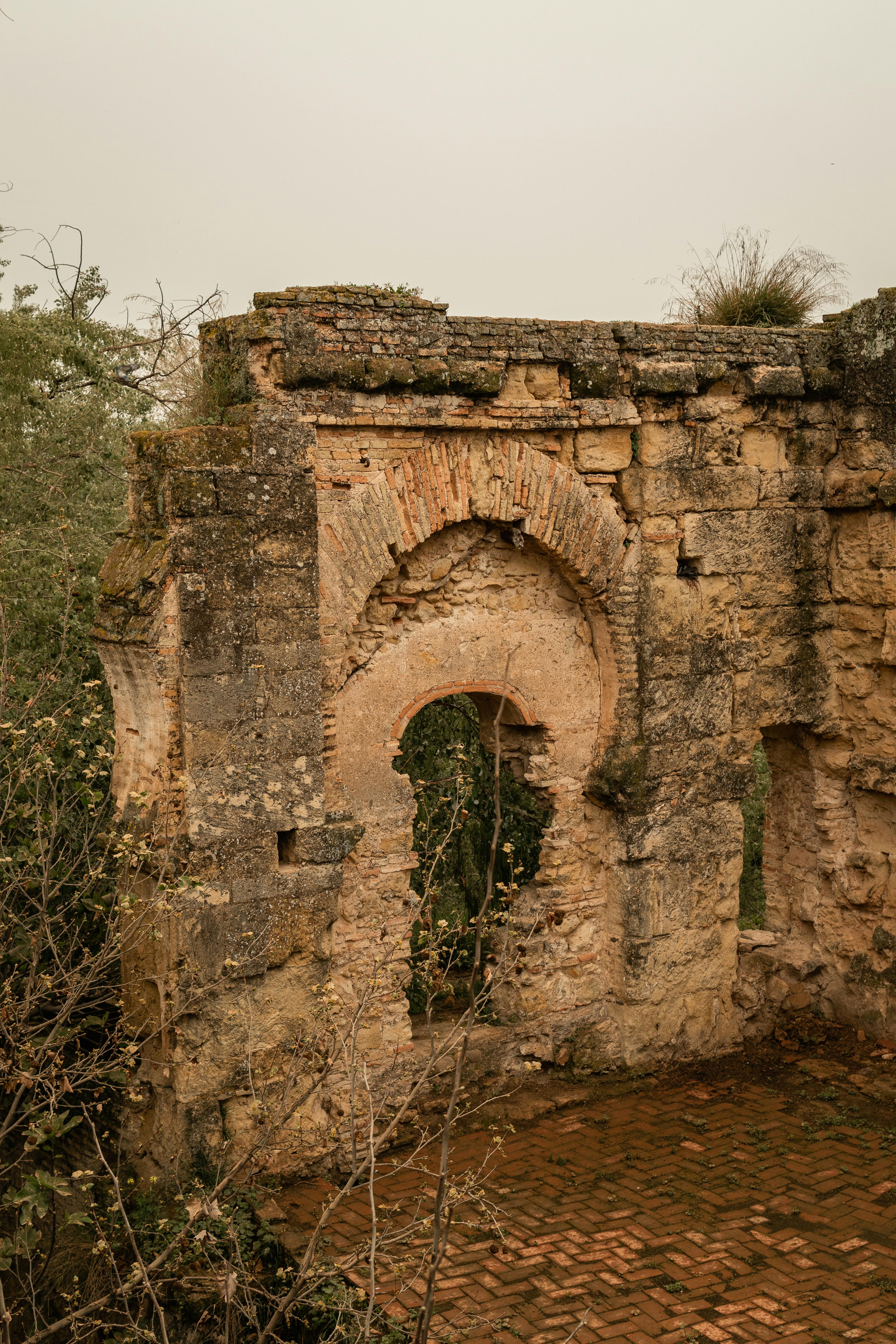 Abandoned Old Ruined Arch · Free Stock Photo