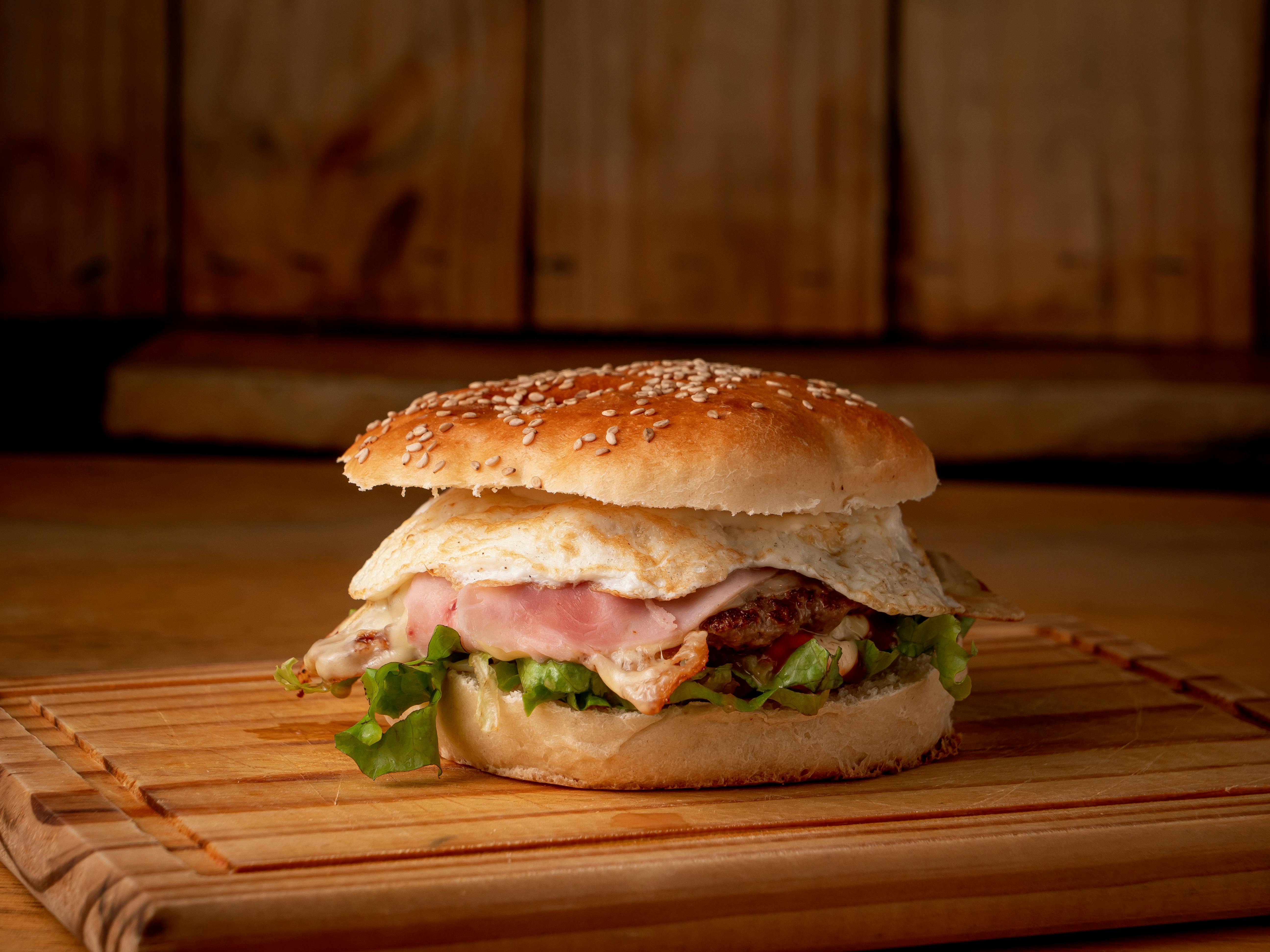 A Delicious Burger on a Flat Surface · Free Stock Photo