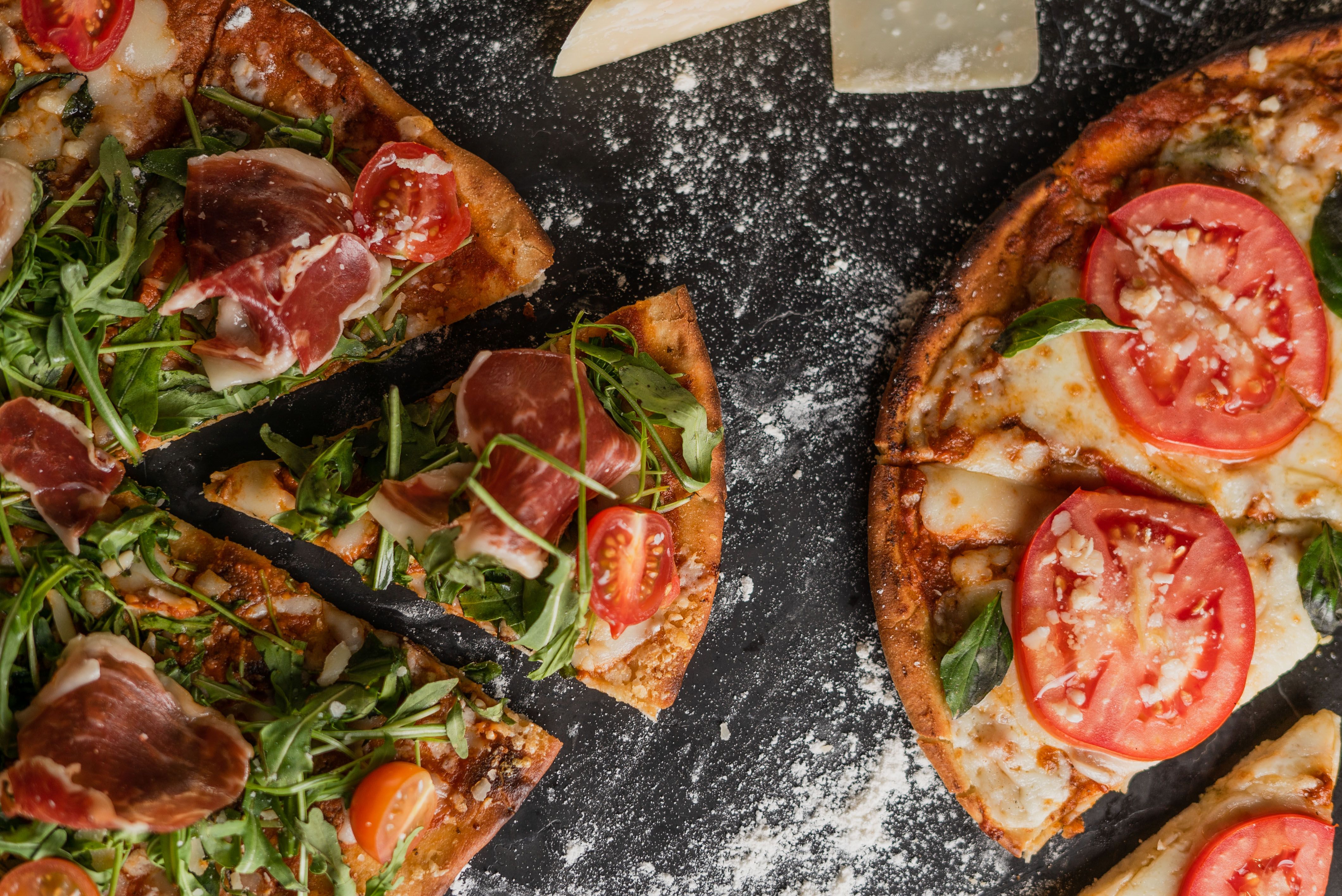 Close-Up Shot of Pizza · Free Stock Photo