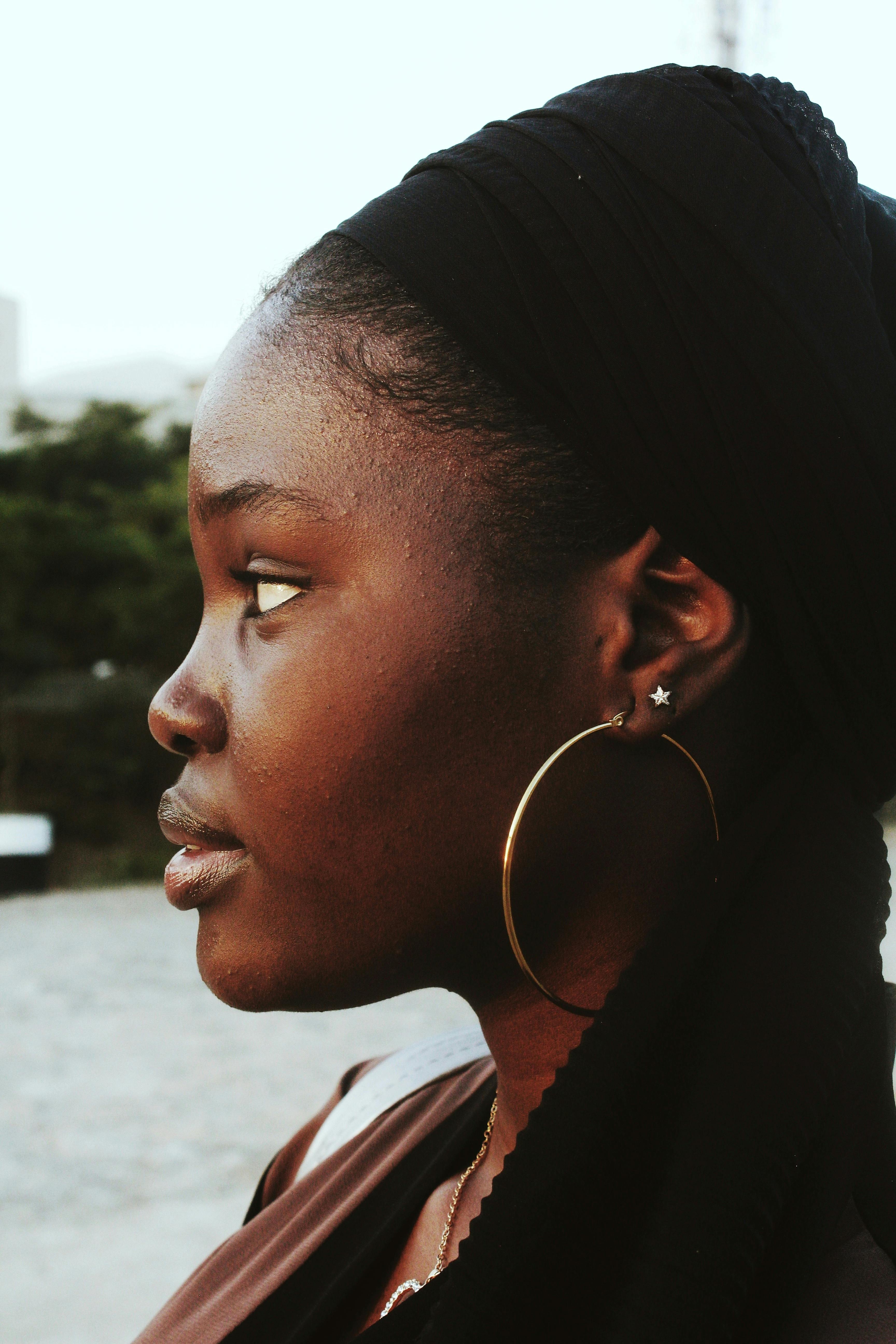 Woman Wearing a Delicate Makeup and Jewellery · Free Stock Photo