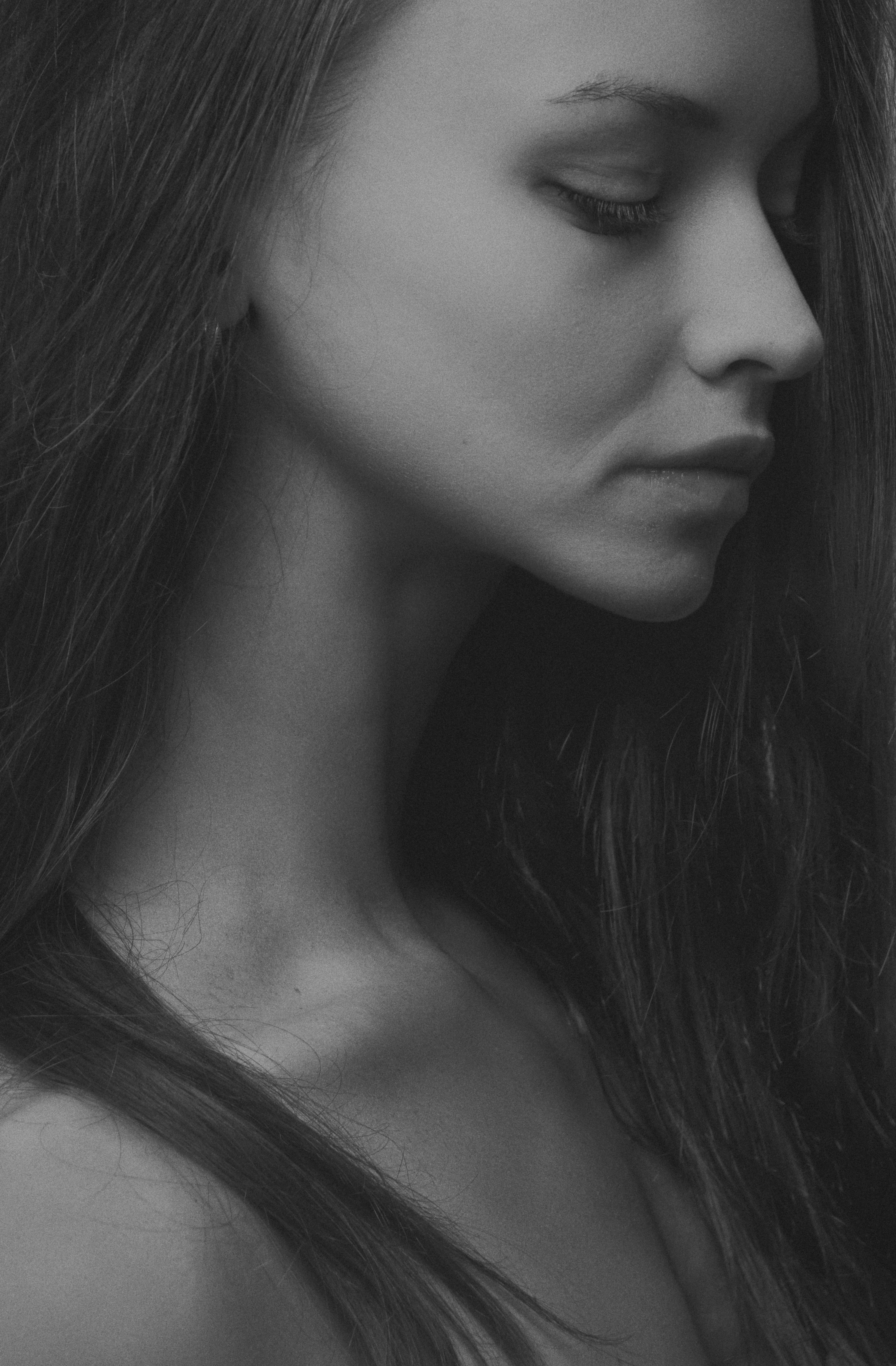 Close Up Photo of a Woman's Chin · Free Stock Photo