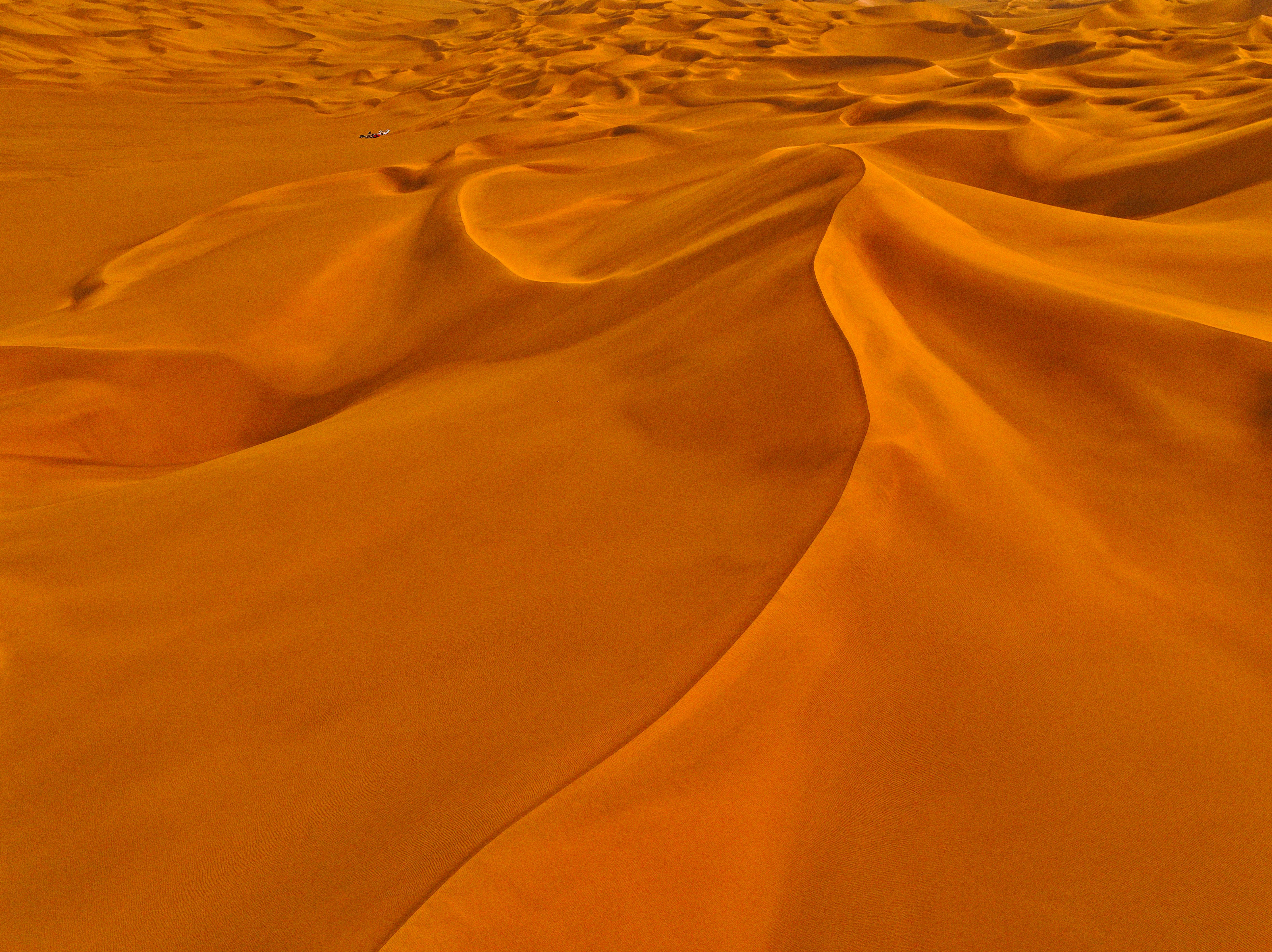 Aerial Shot of the Desert Smooth Sand · Free Stock Photo