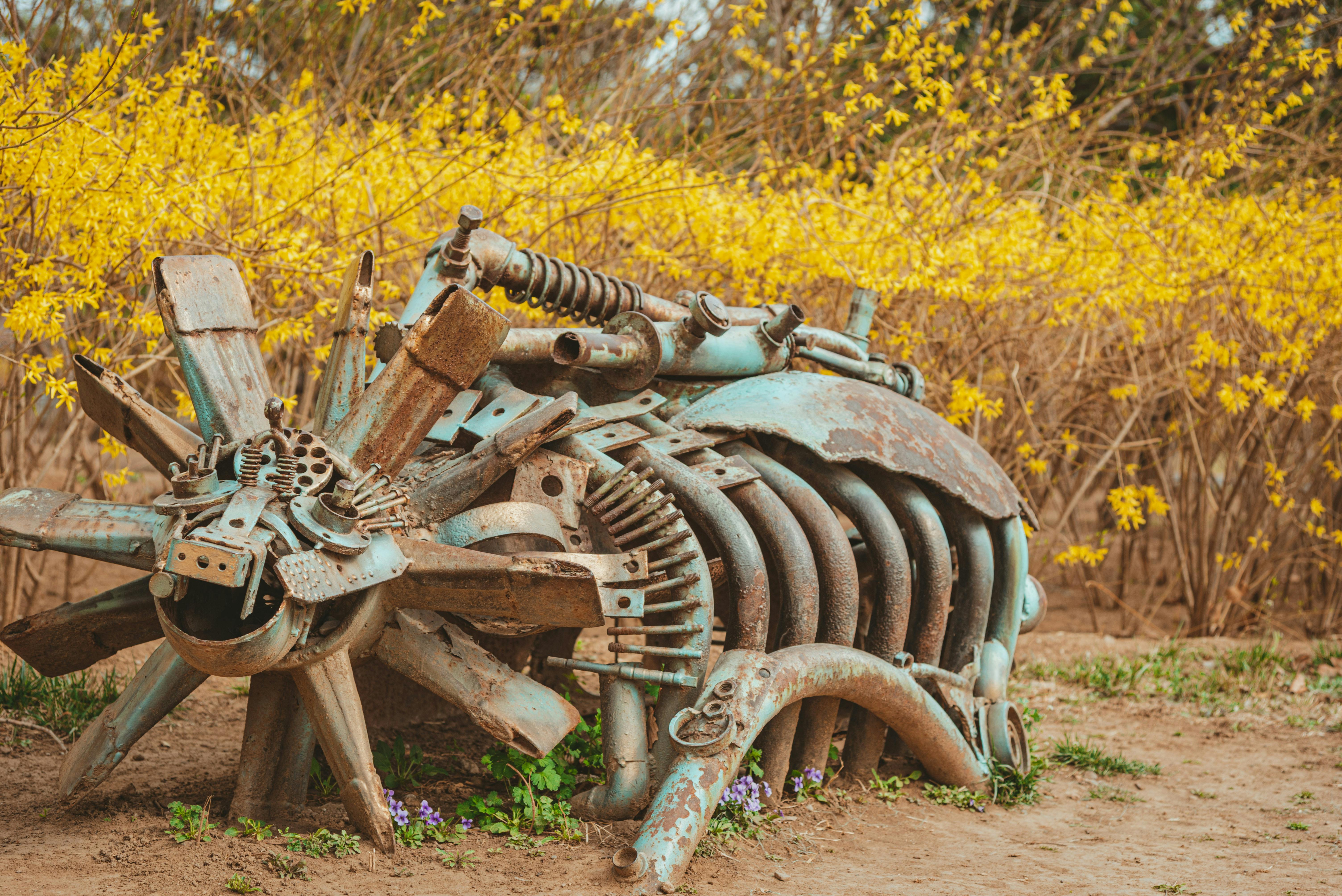 Broken Rusty Machinery · Free Stock Photo