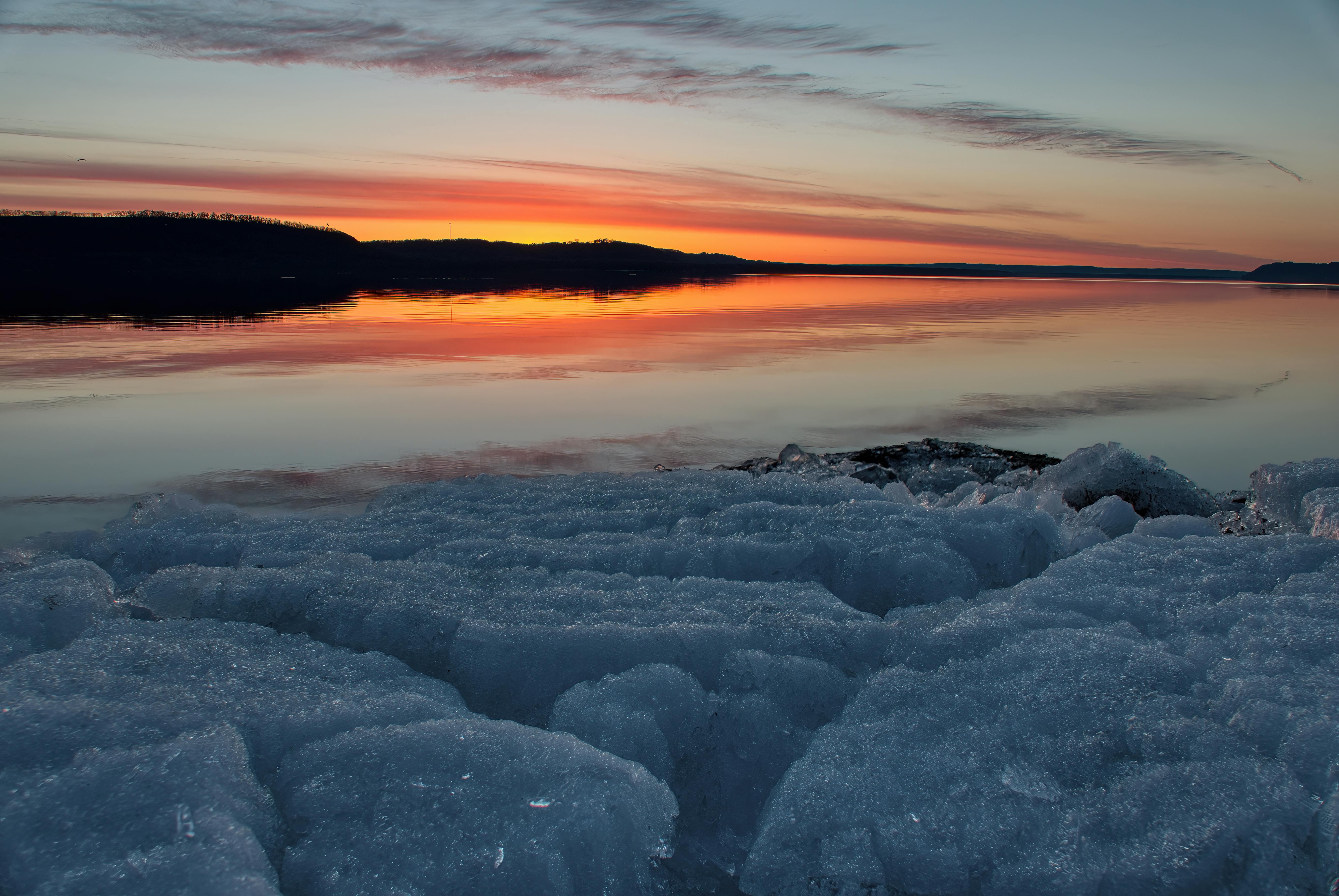 A Frozen Shore during the Golden Hour · Free Stock Photo