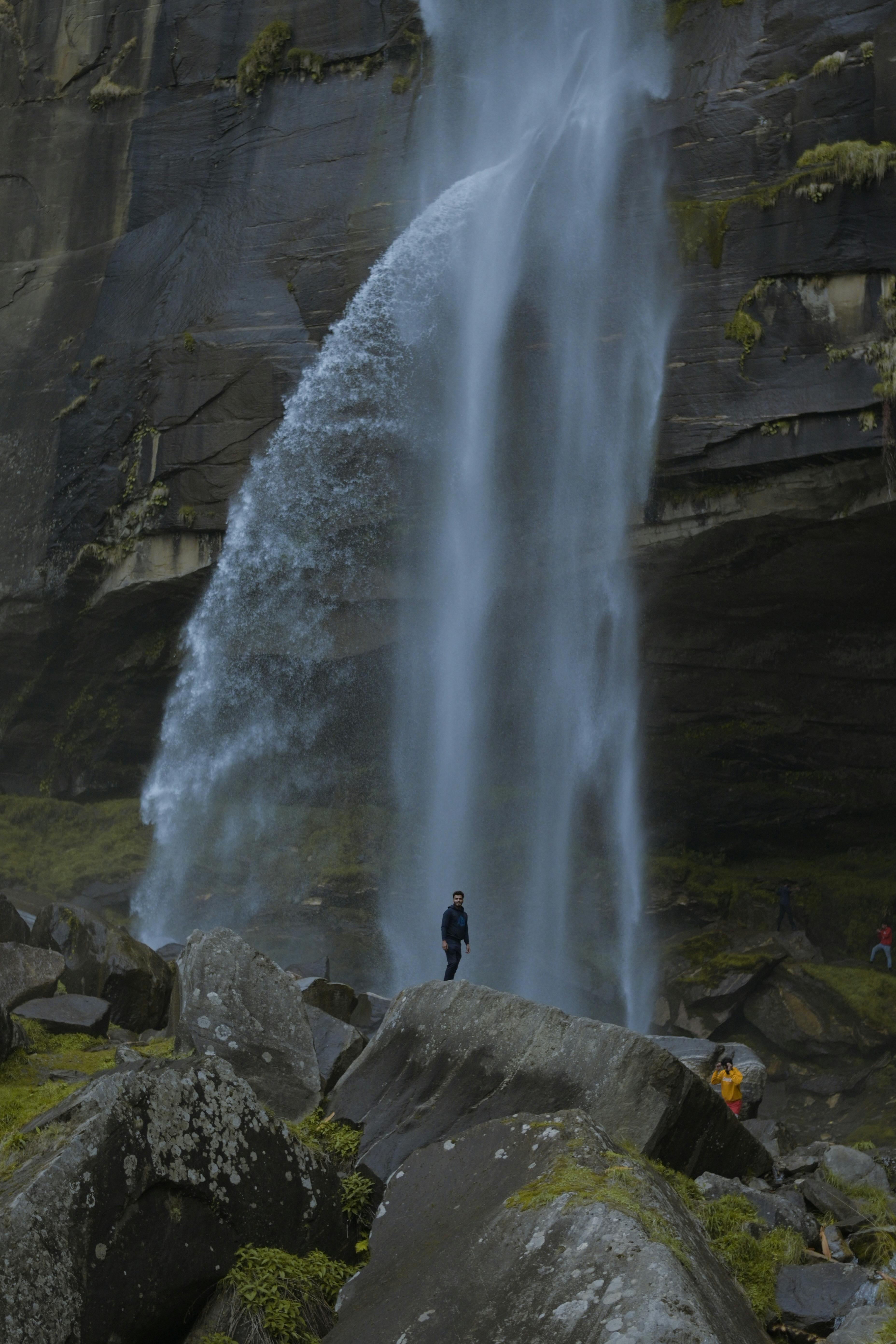 People near Waterfall · Free Stock Photo