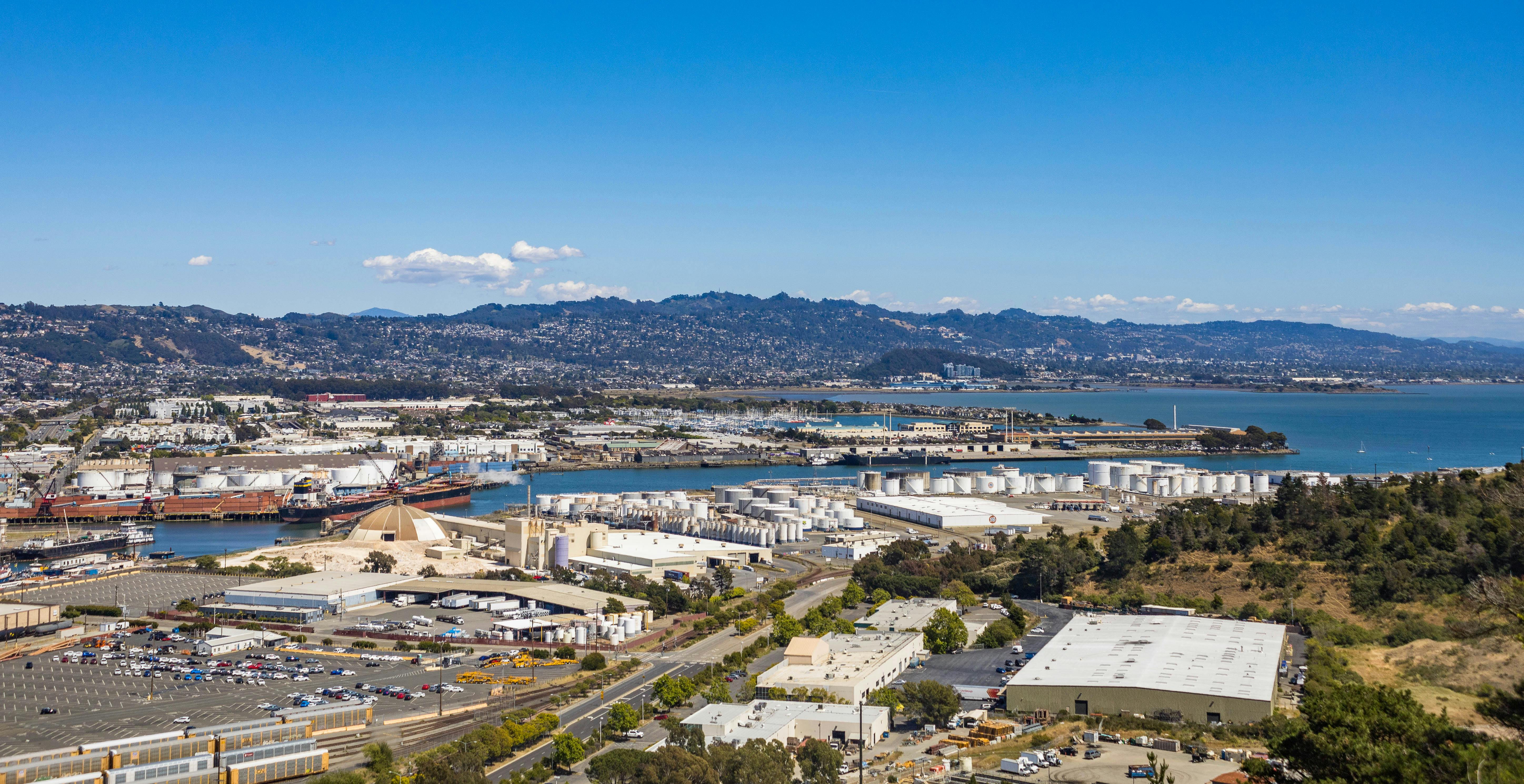 Panorama of a Town by a Sea · Free Stock Photo