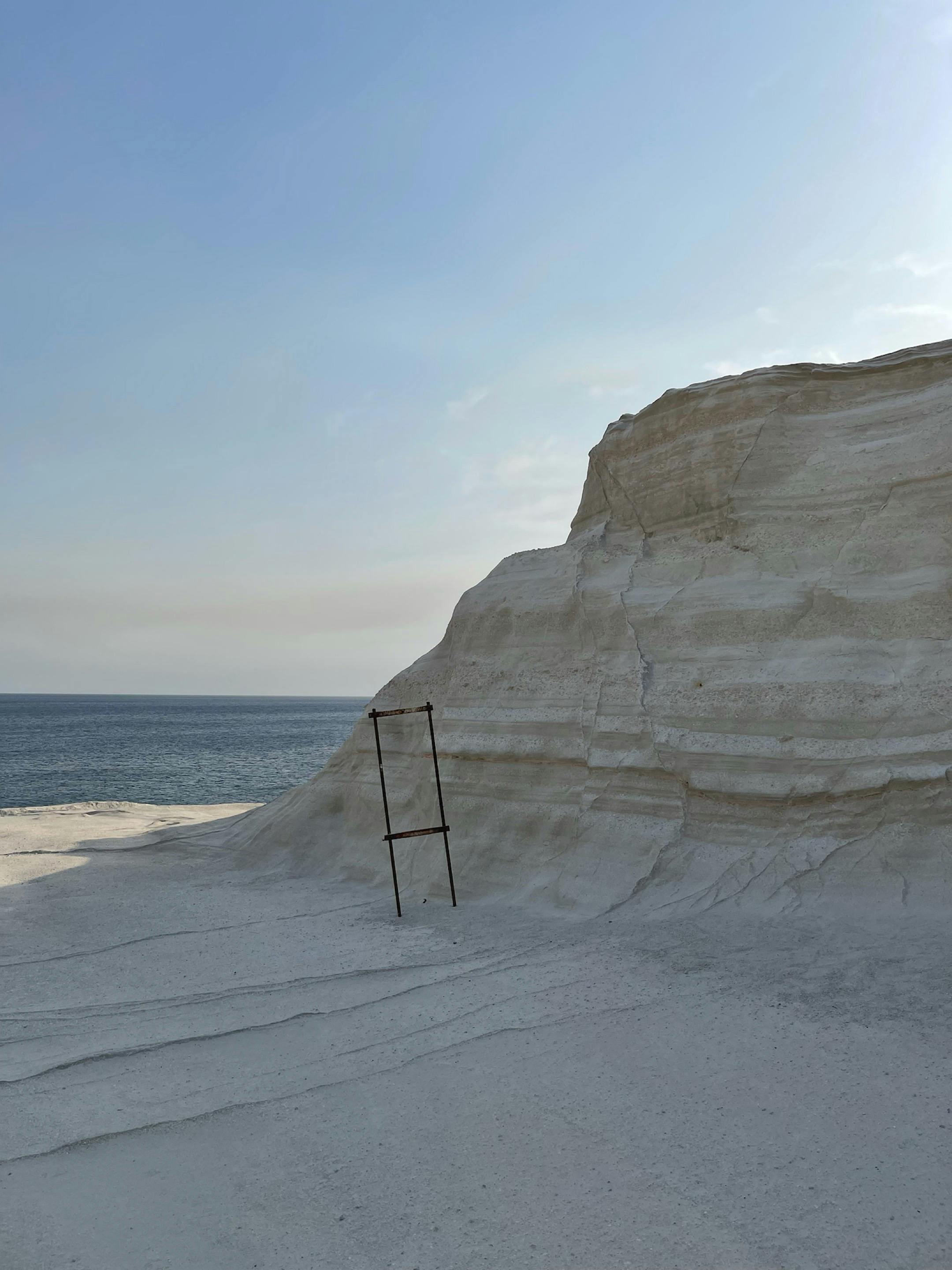 White Rock Formation by the Seacoast · Free Stock Photo