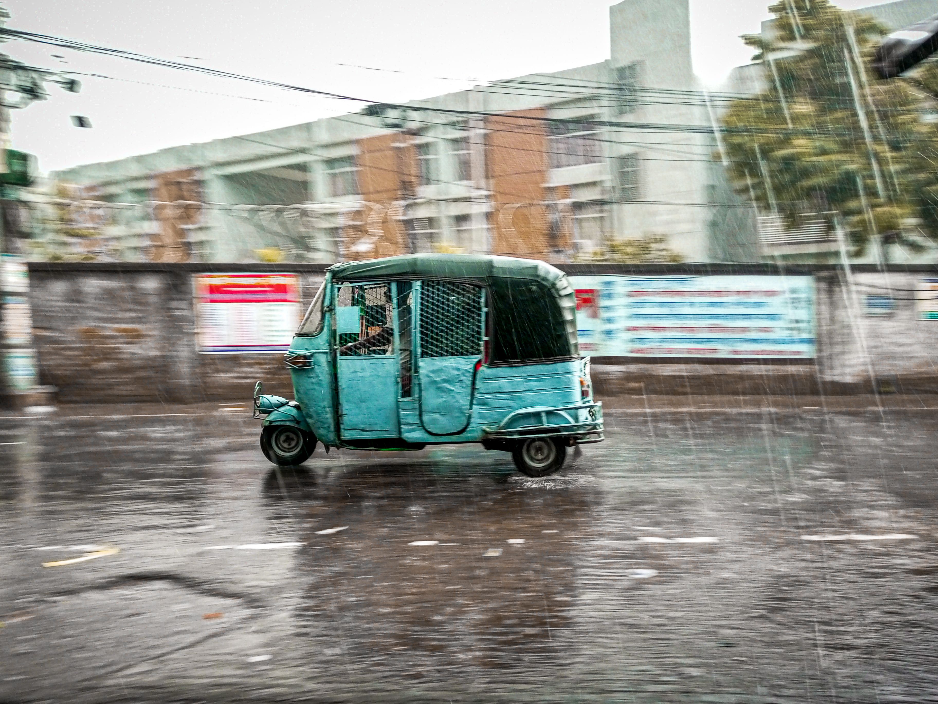 Rain In The City Photos, Download The BEST Free Rain In The City Stock ...