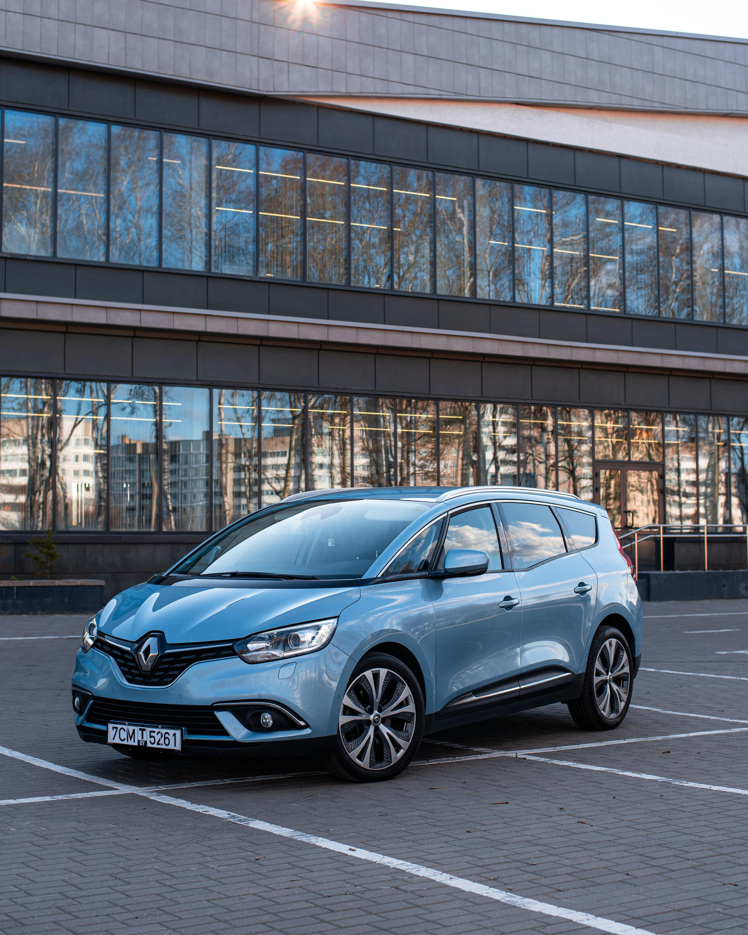Renault Photos, Download The BEST Free Renault Stock Photos & HD Images