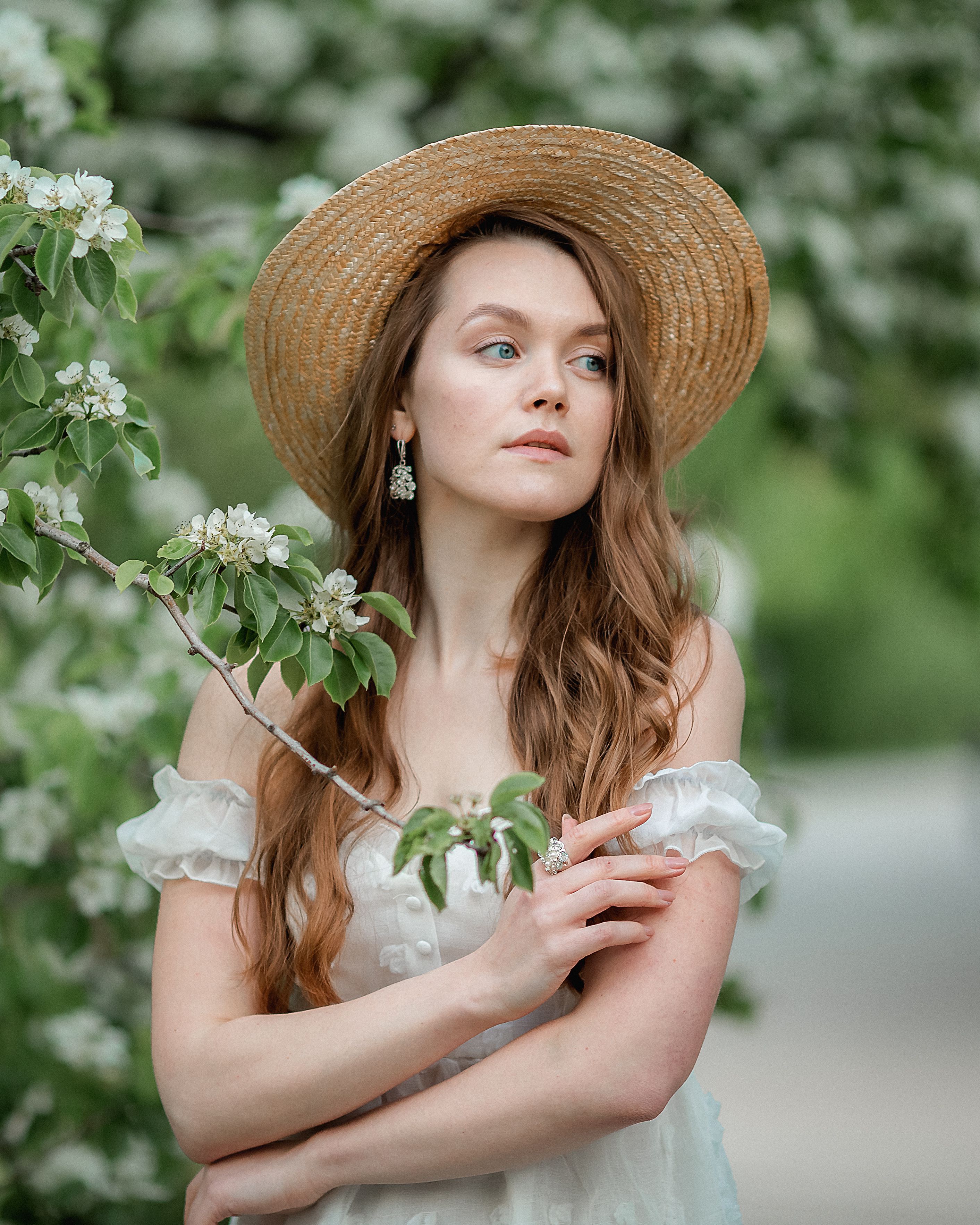 Portrait of Woman in Hat · Free Stock Photo