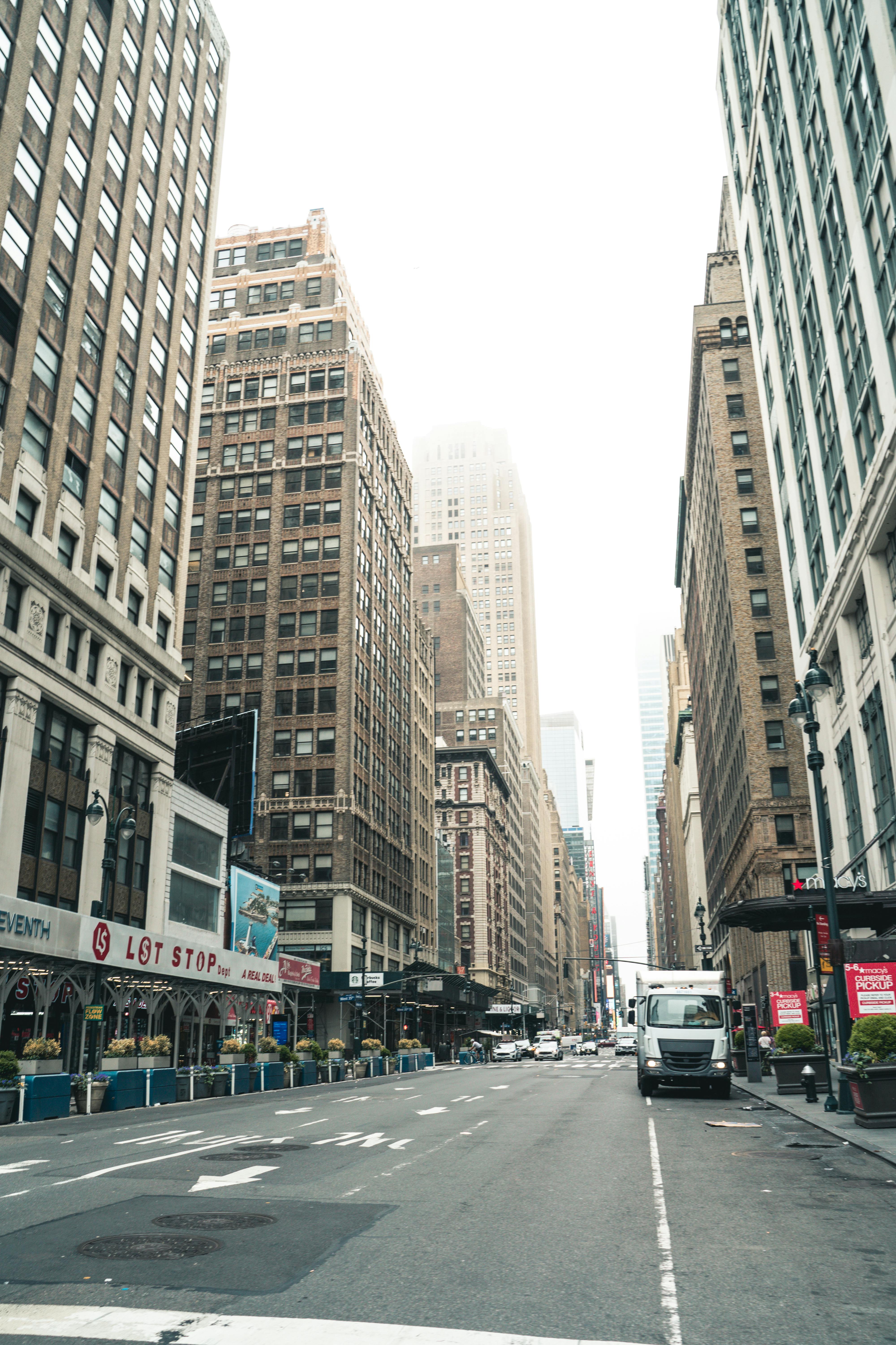 Modern City Street · Free Stock Photo