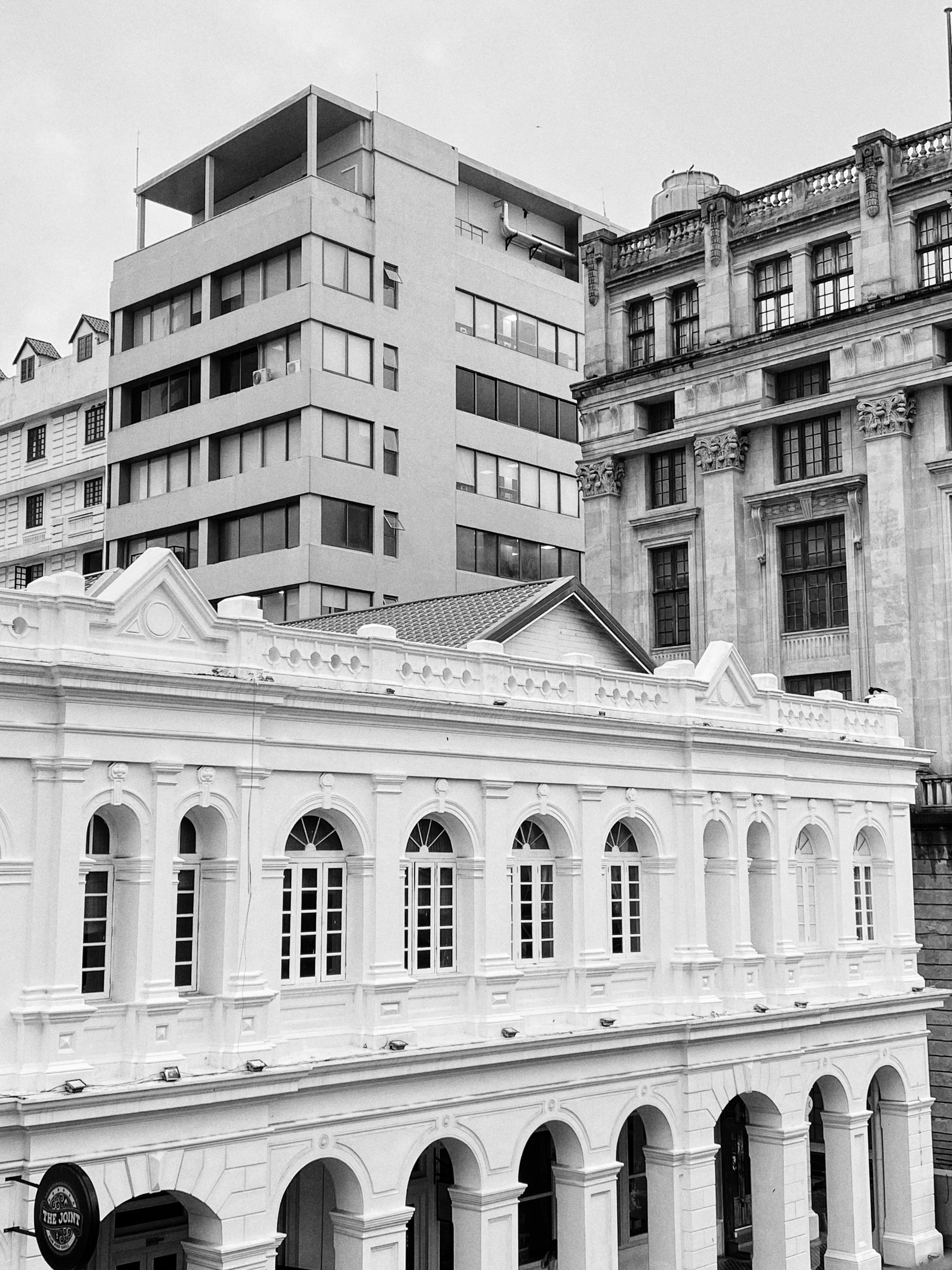 Buildings in Black and White · Free Stock Photo