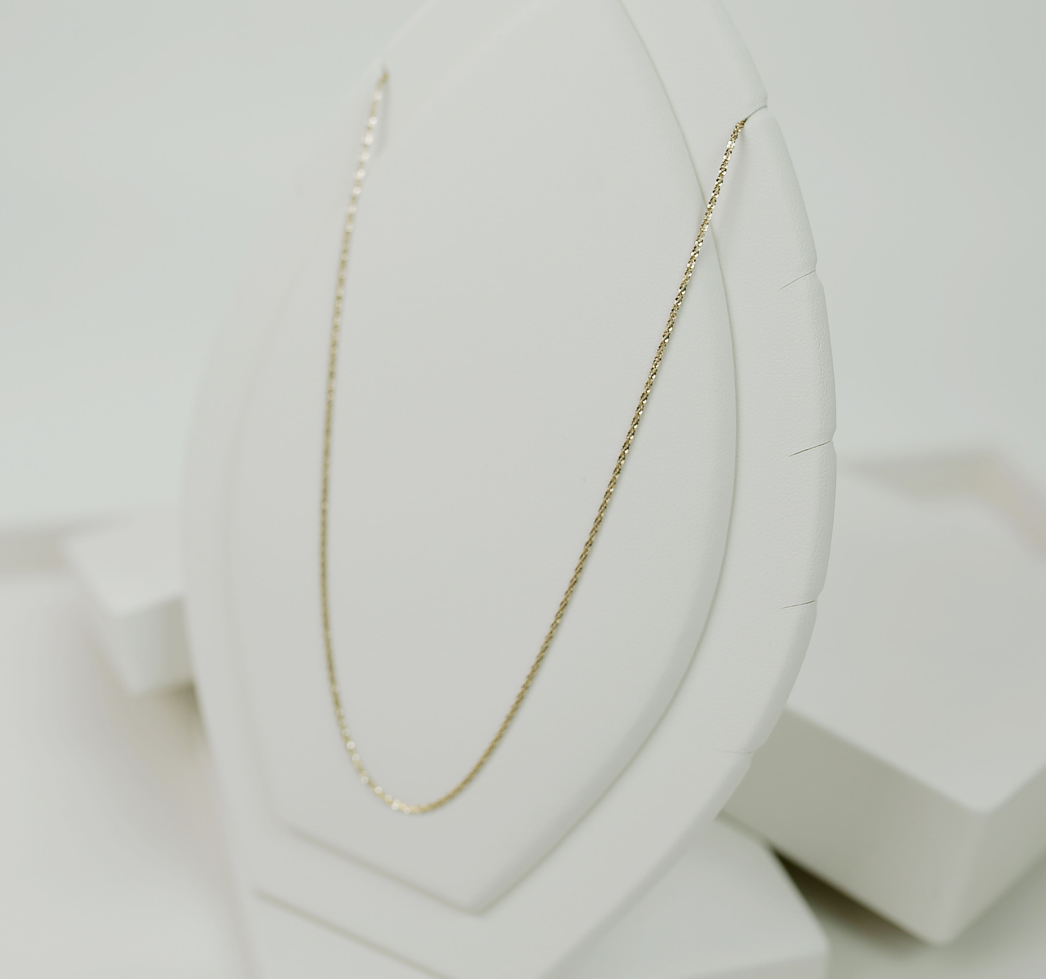Minimal Gold Jewelry On White Background Photos, Download The BEST Free ...