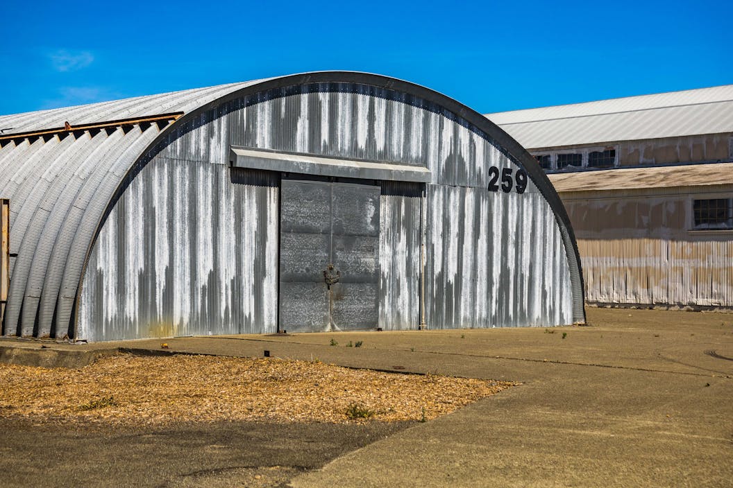 Efficient Curved Roof Truss Systems for Wide Open Spaces