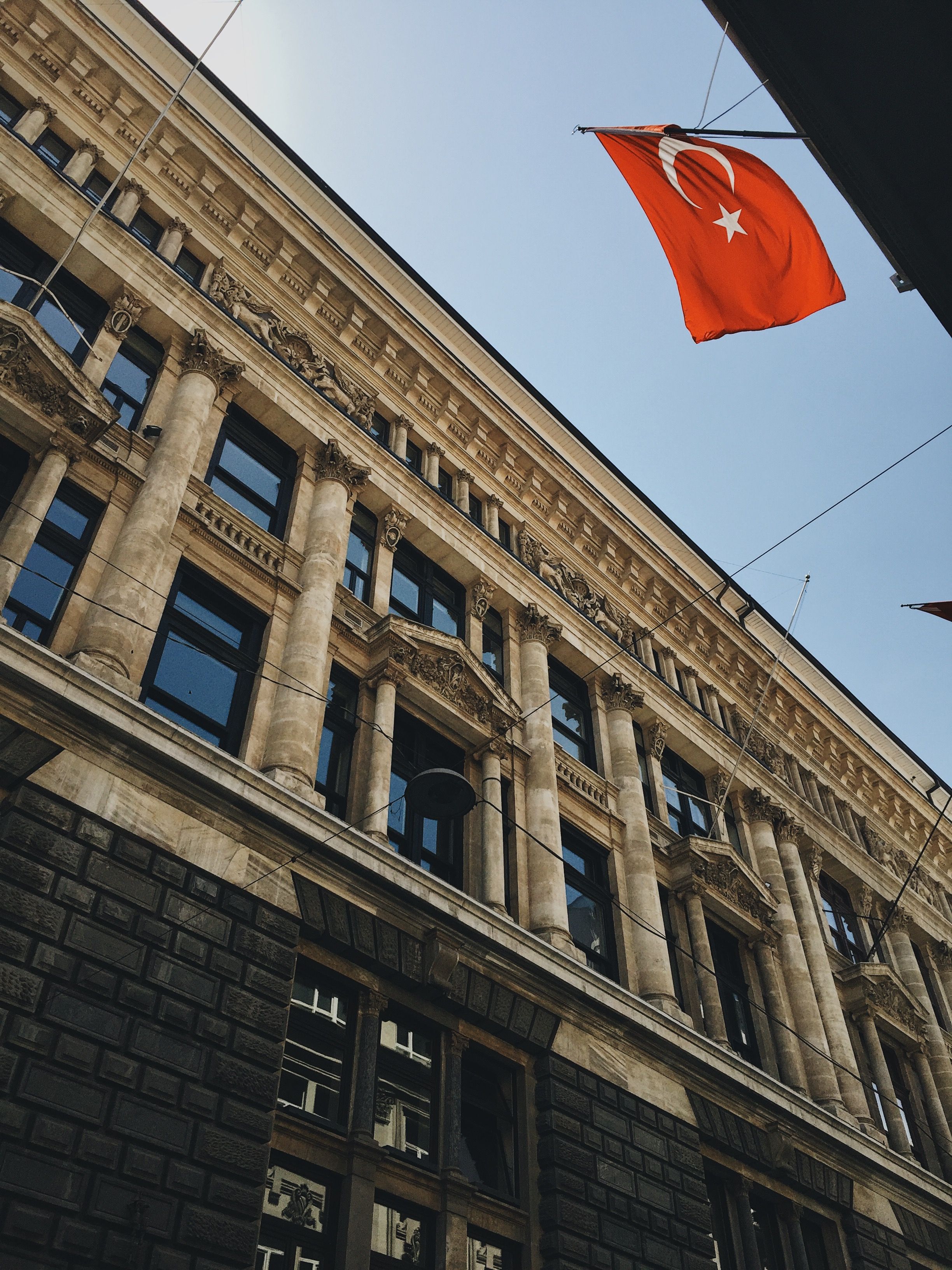 British Flag near Balconies · Free Stock Photo