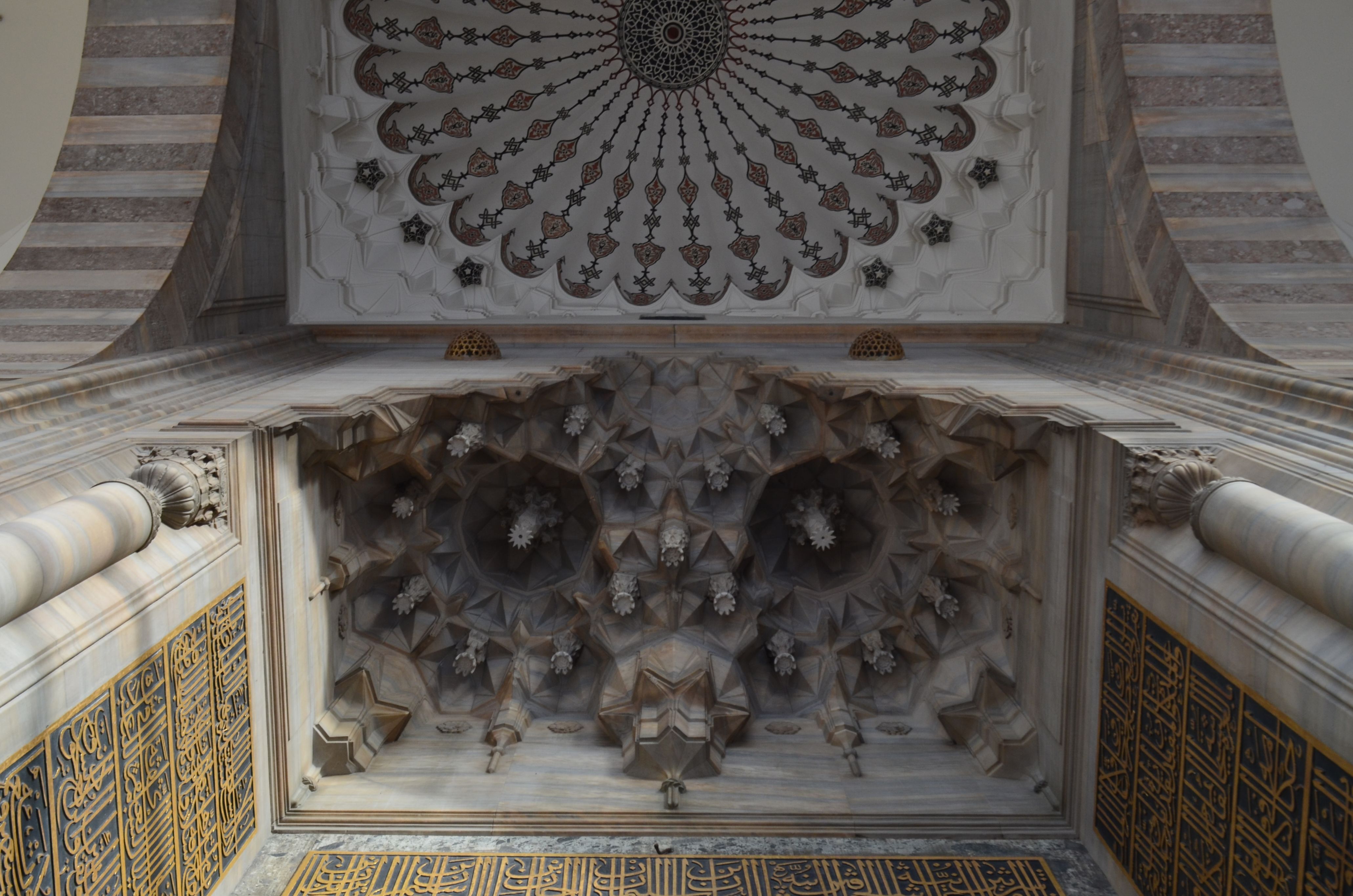 Decorations on Suleymaniye Mosque Ceiling · Free Stock Photo