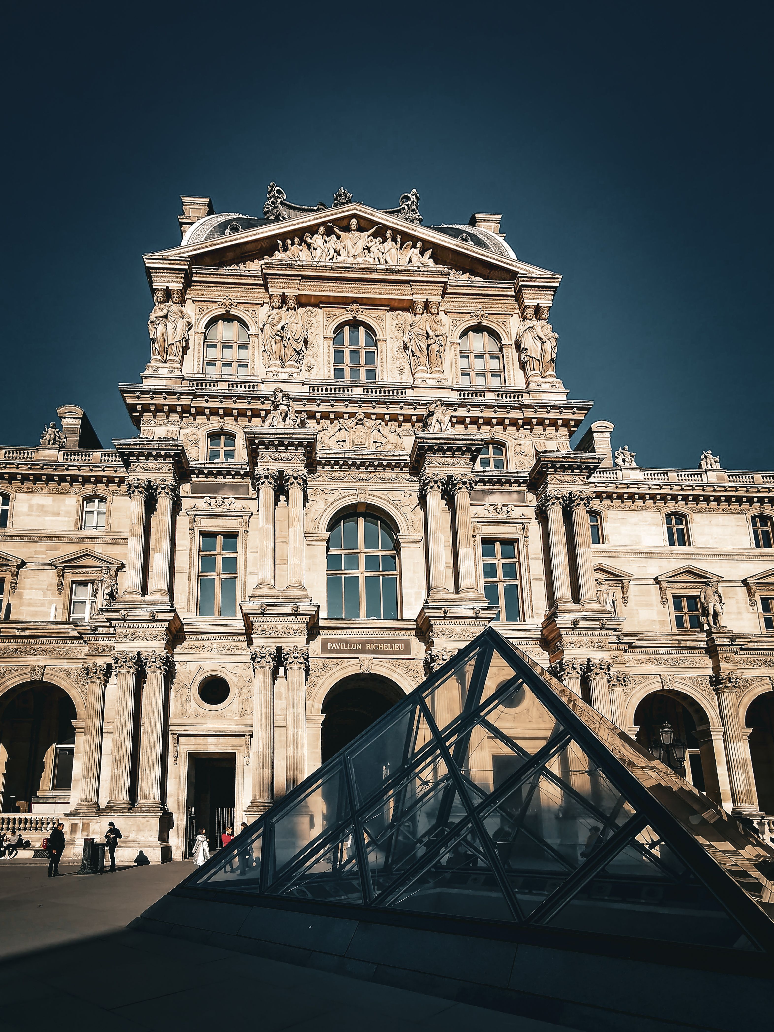 Louvre Museum · Free Stock Photo