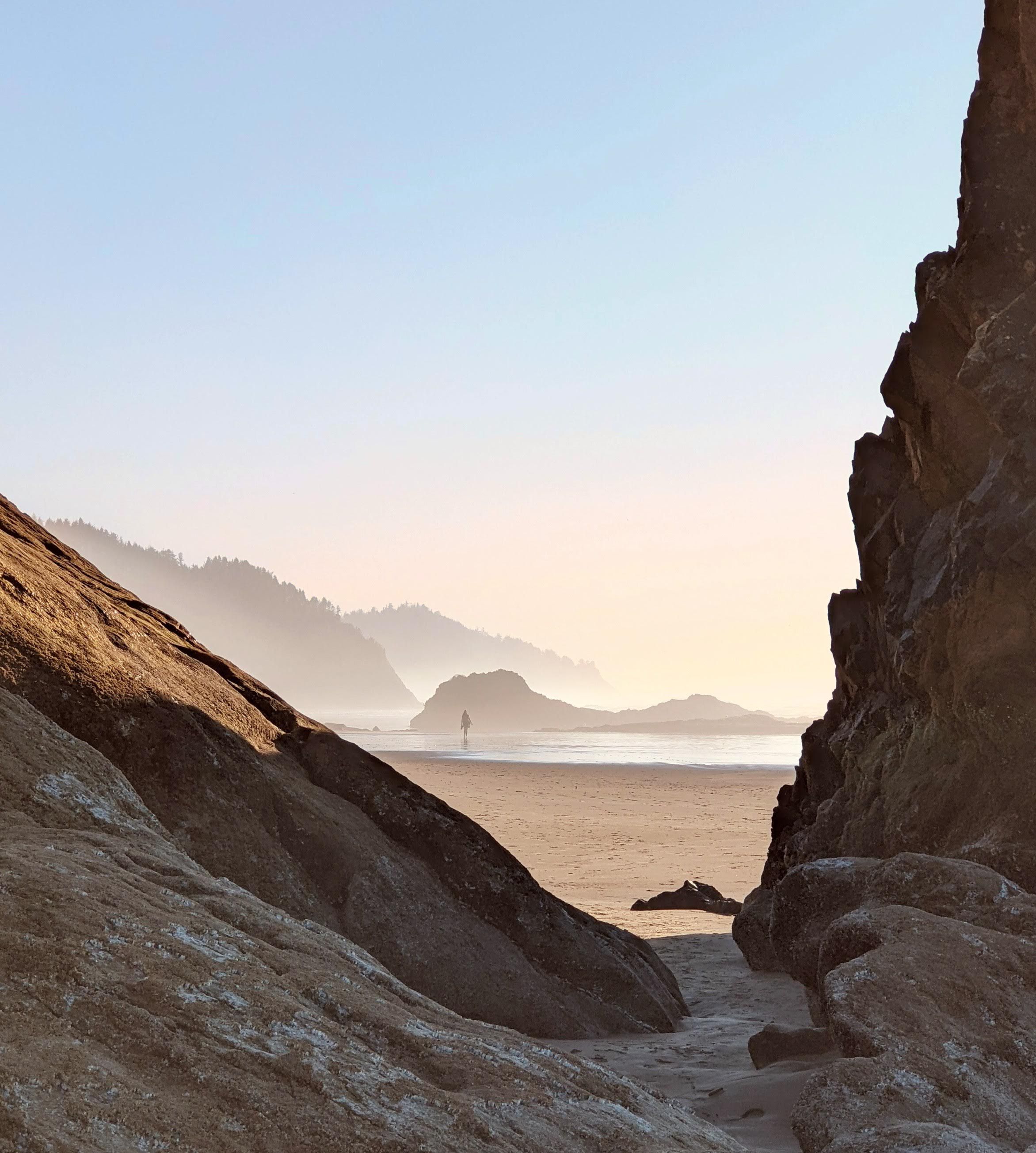 Rock Formations on the Beach · Free Stock Photo