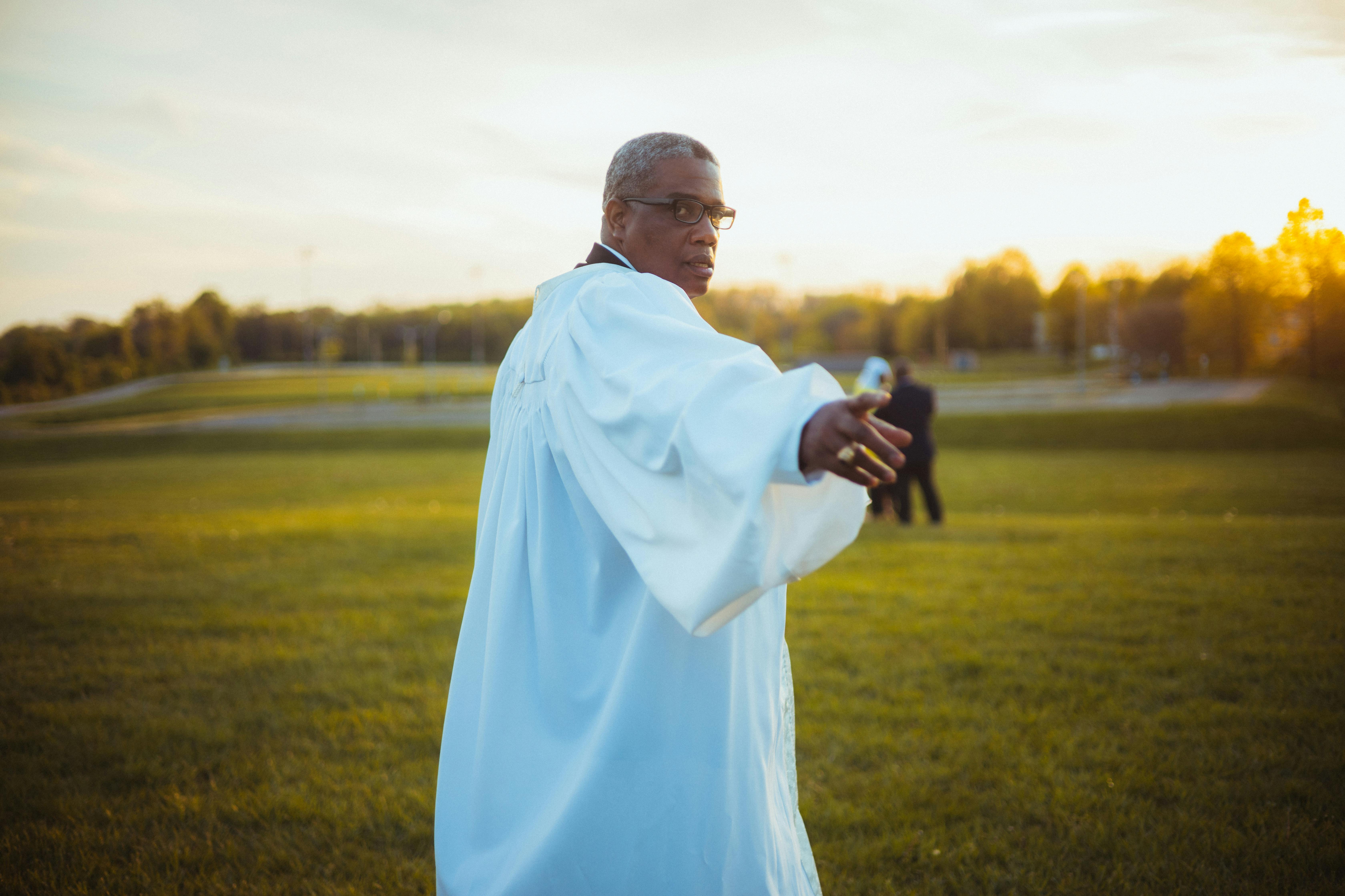 1,089+ Best Free Priest Stock Photos & Images · 100% Royalty-Free HD ...