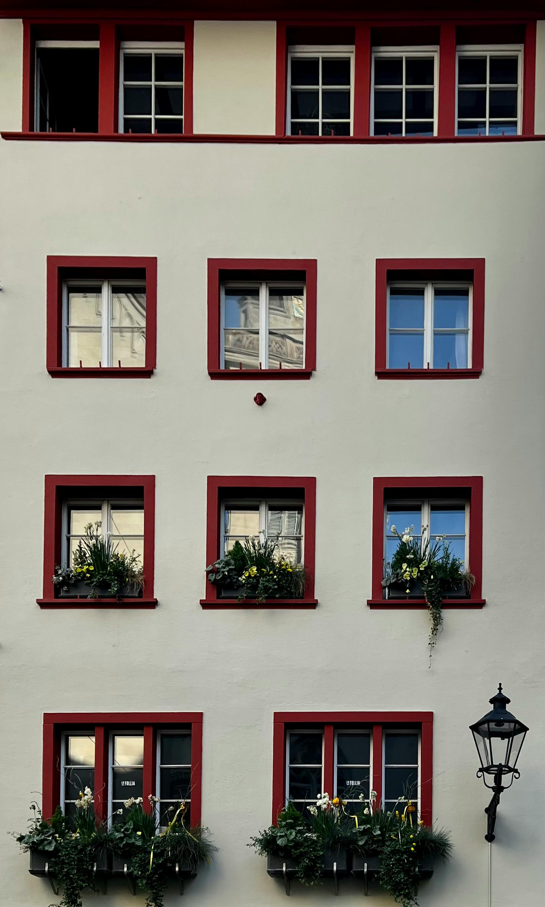 Window Boxes Photos, Download The BEST Free Window Boxes Stock Photos ...