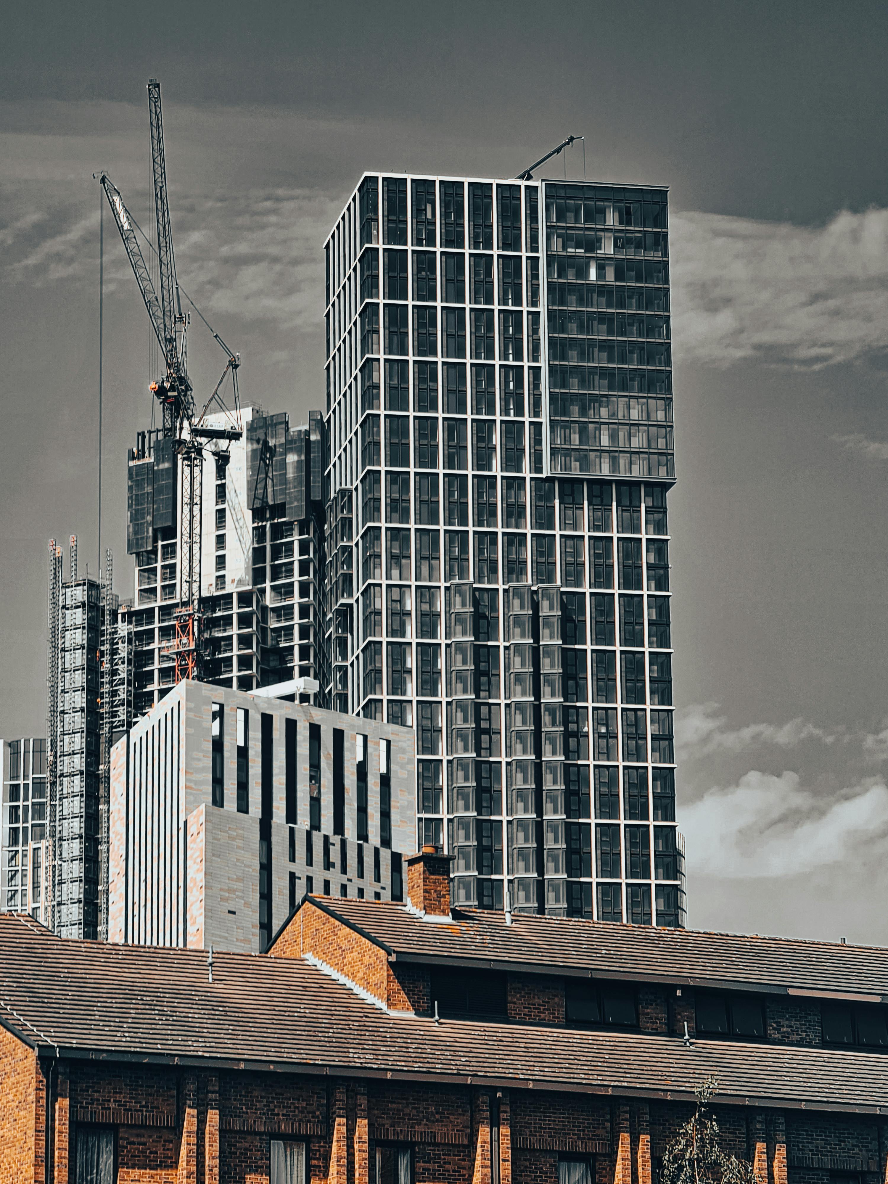 Construction of Skyscraper in Downtown · Free Stock Photo