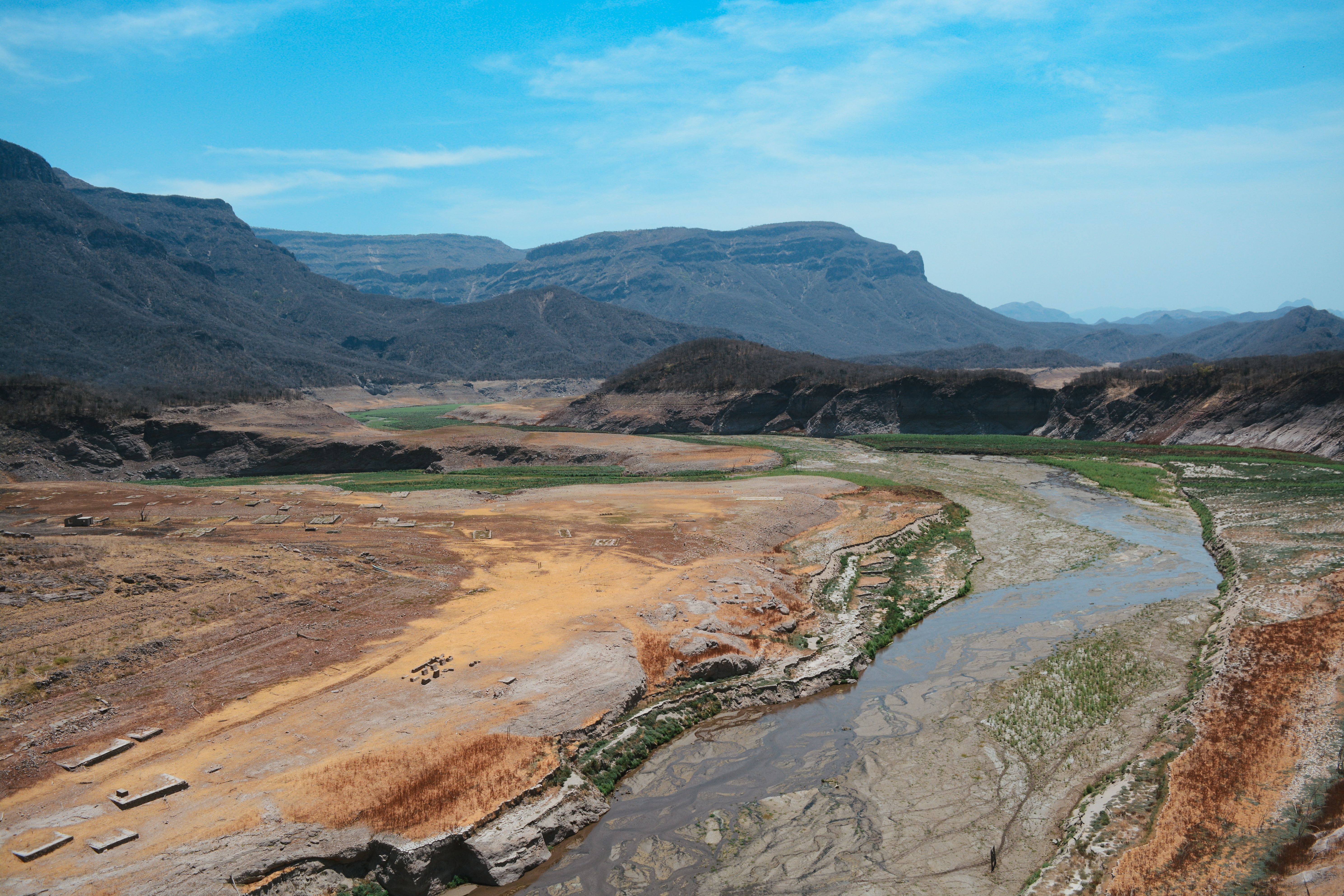 River and Hills · Free Stock Photo