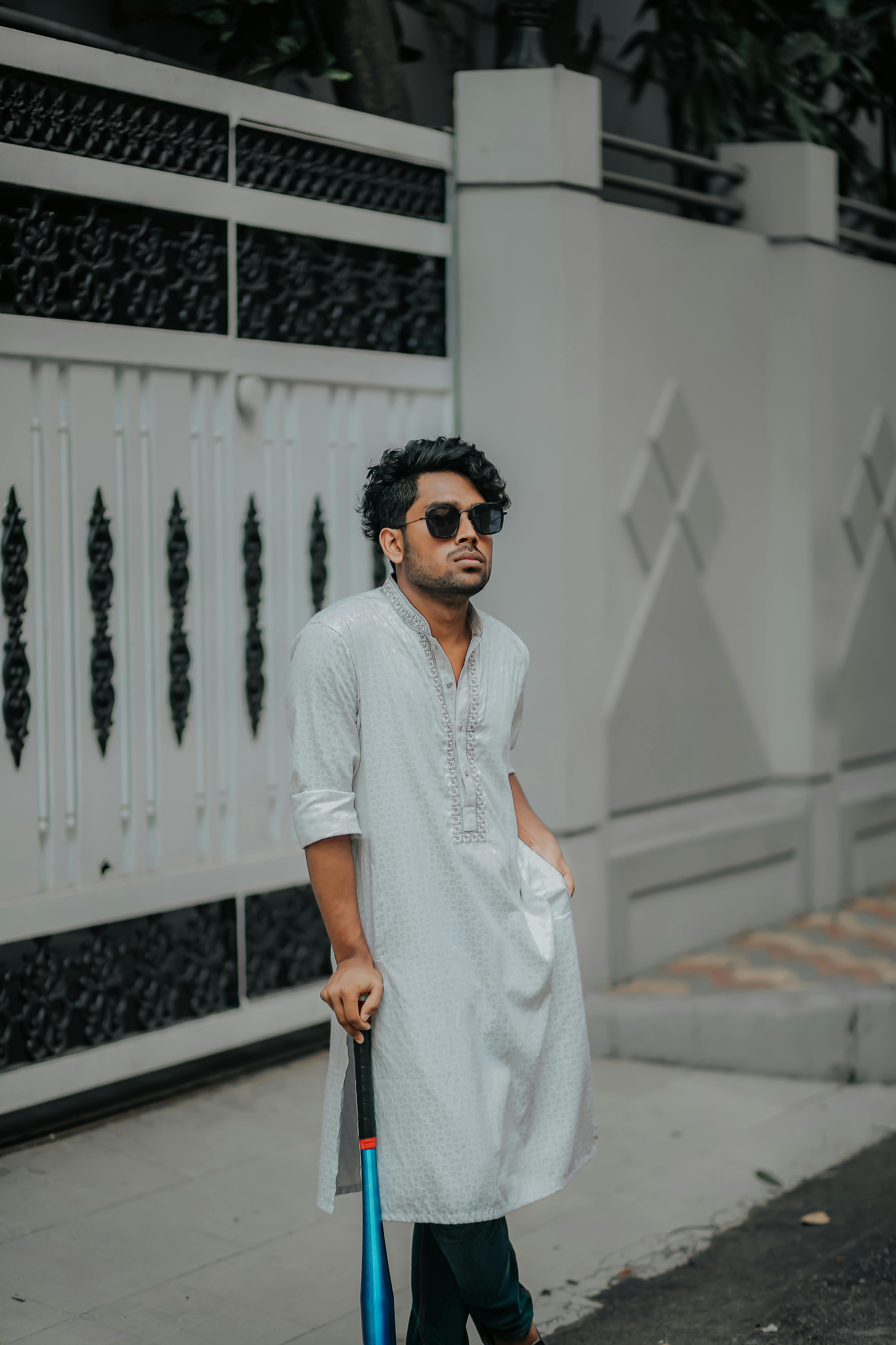 Tapeta Kurta Photos, Download Free Tapeta Kurta Stock Photos & HD Images