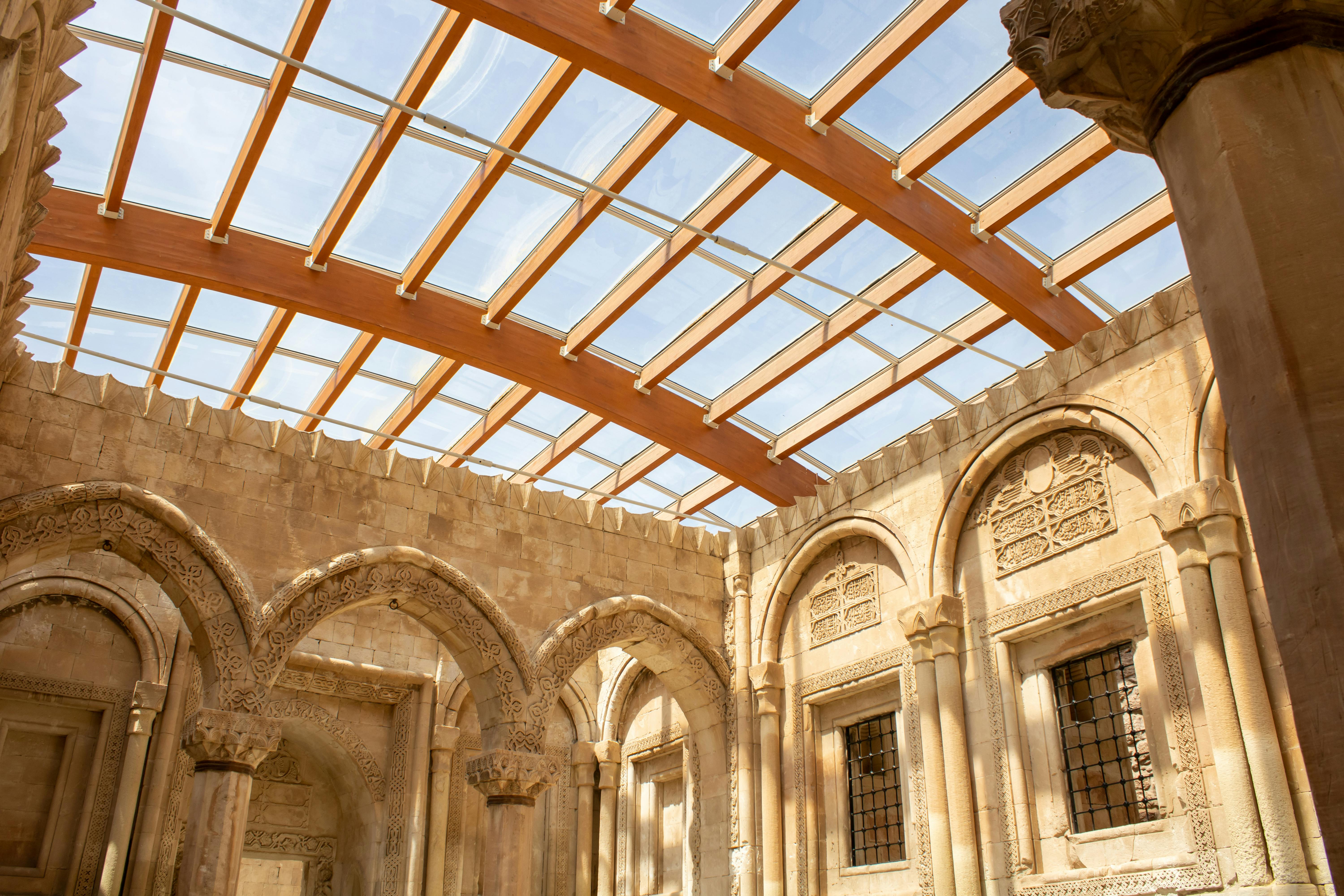 Buildings with Arches and Columns · Free Stock Photo