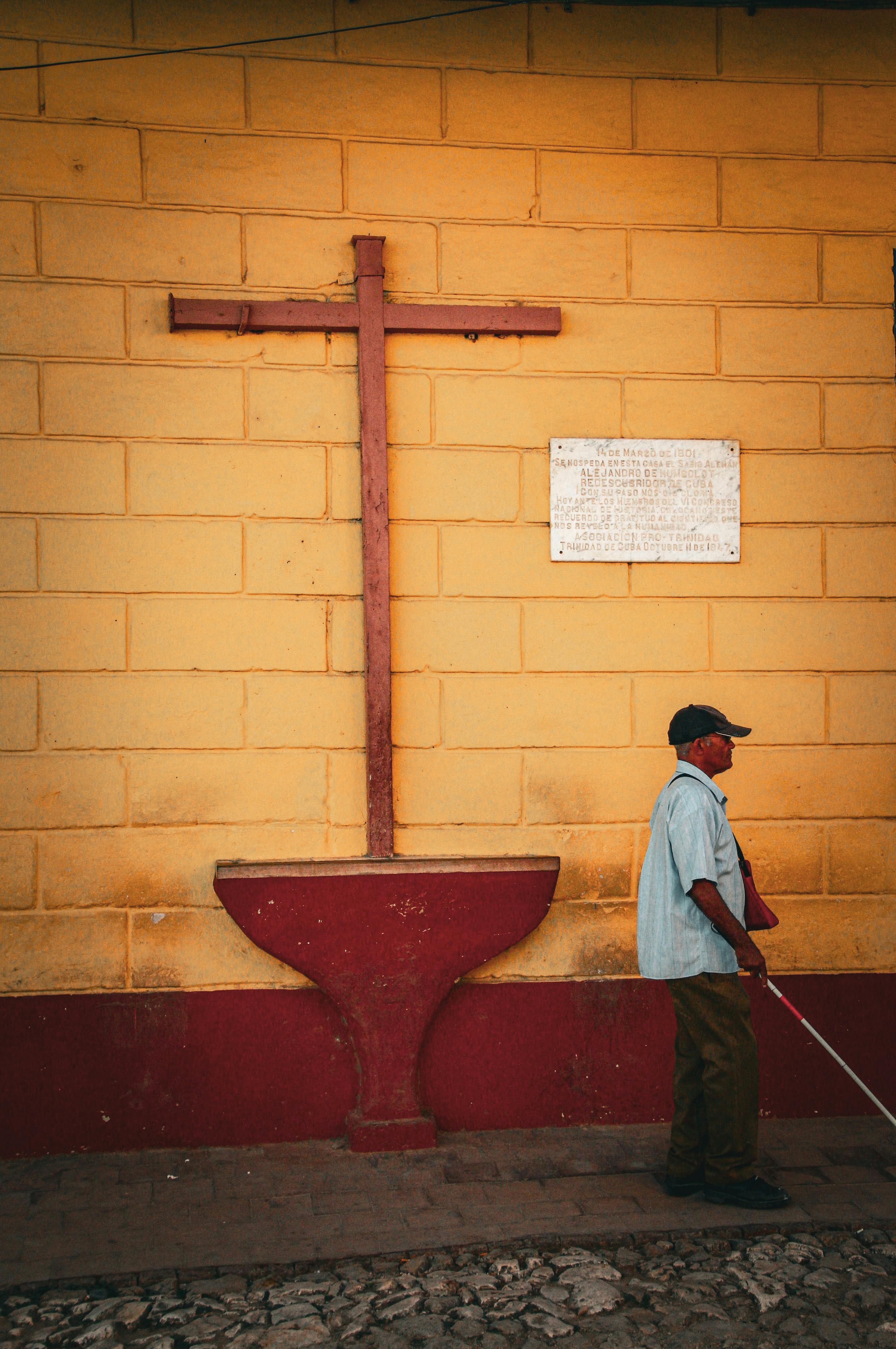 Cross Walking Photos, Download The BEST Free Cross Walking Stock Photos ...