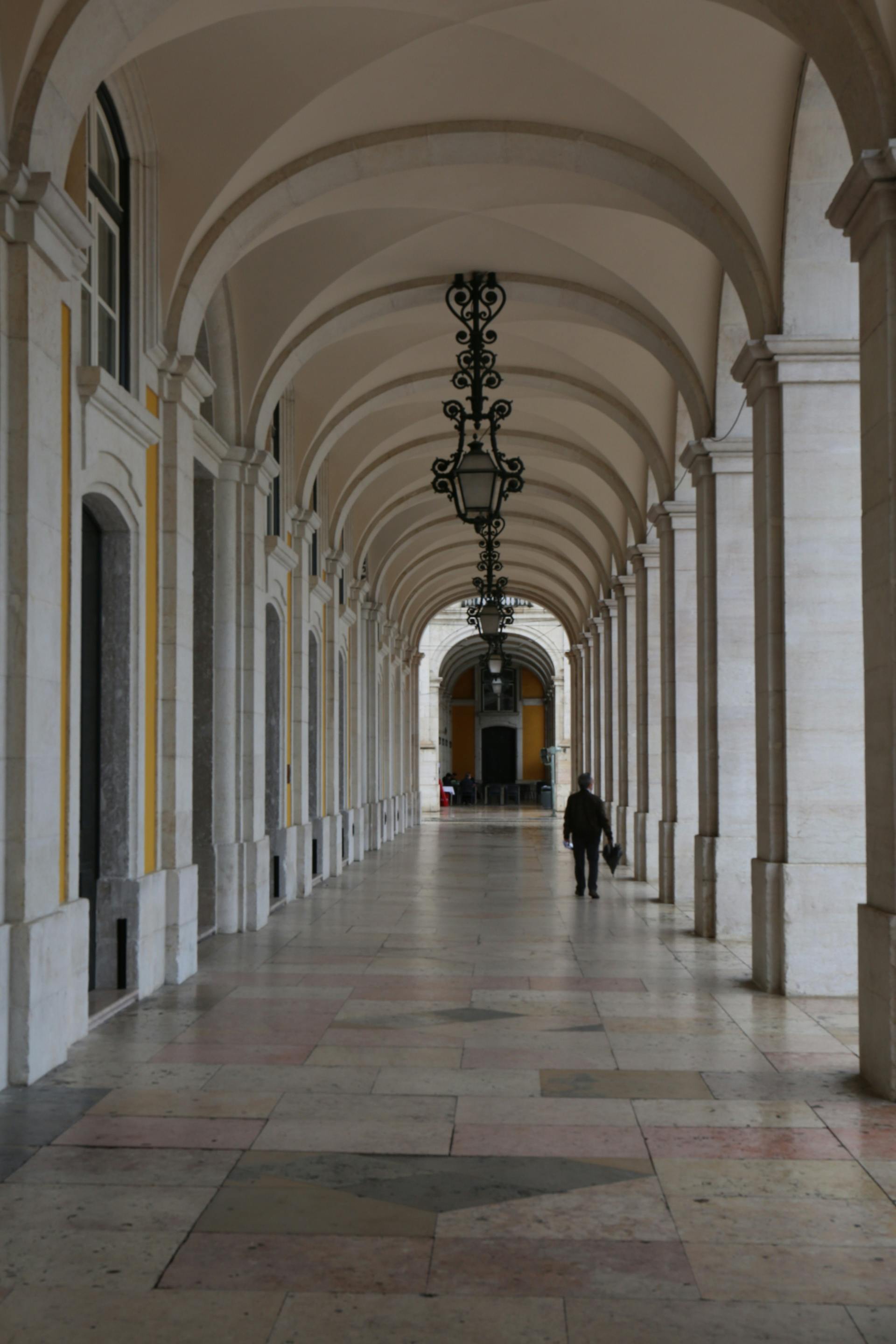 Arcade Walkway with Columns · Free Stock Photo