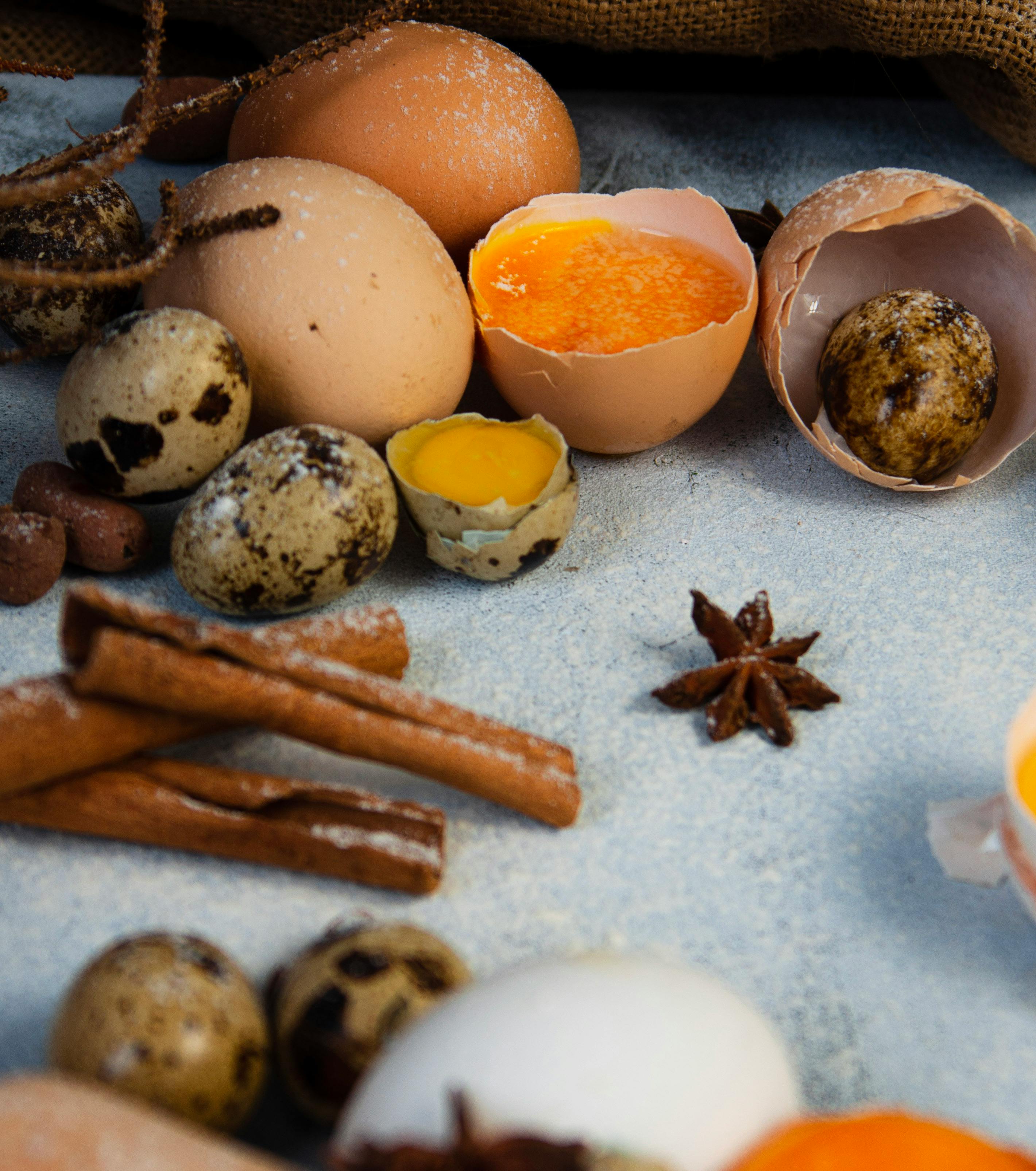 Close-Up Shot of Variety of Eggs · Free Stock Photo