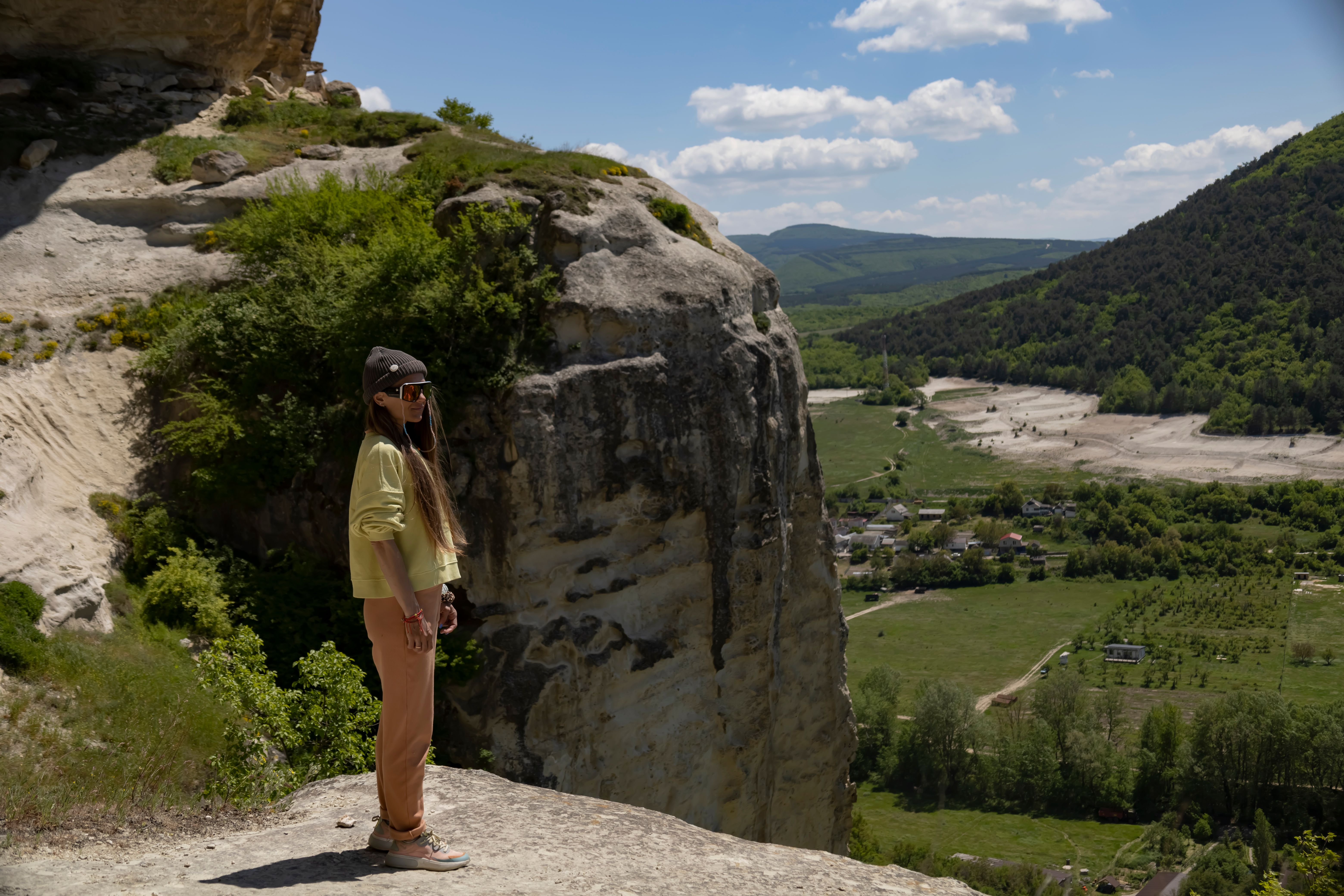Woman Cliff Jumping Photos, Download Free Woman Cliff Jumping Stock ...