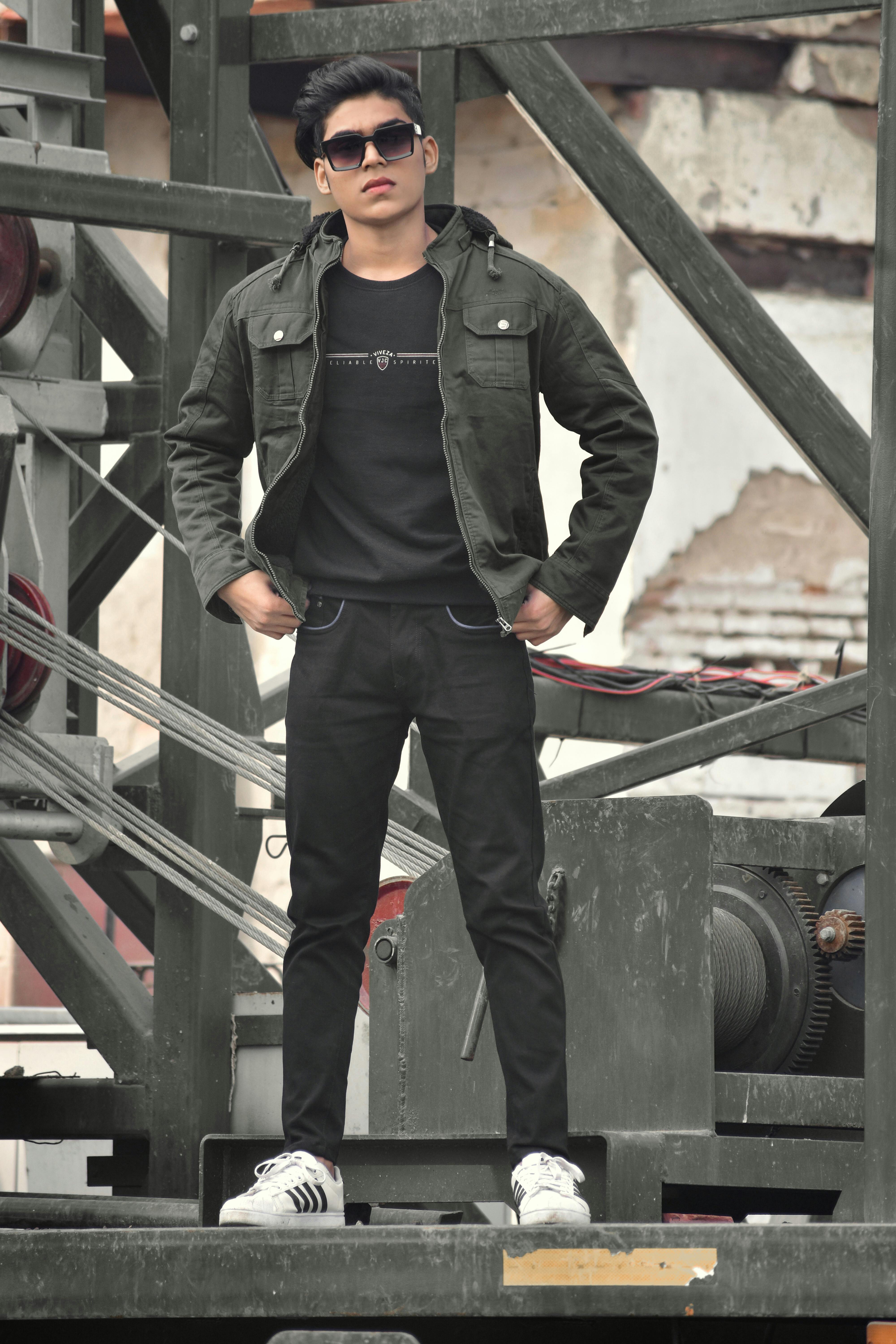 Iron Platform Photos, Download The BEST Free Iron Platform Stock Photos ...