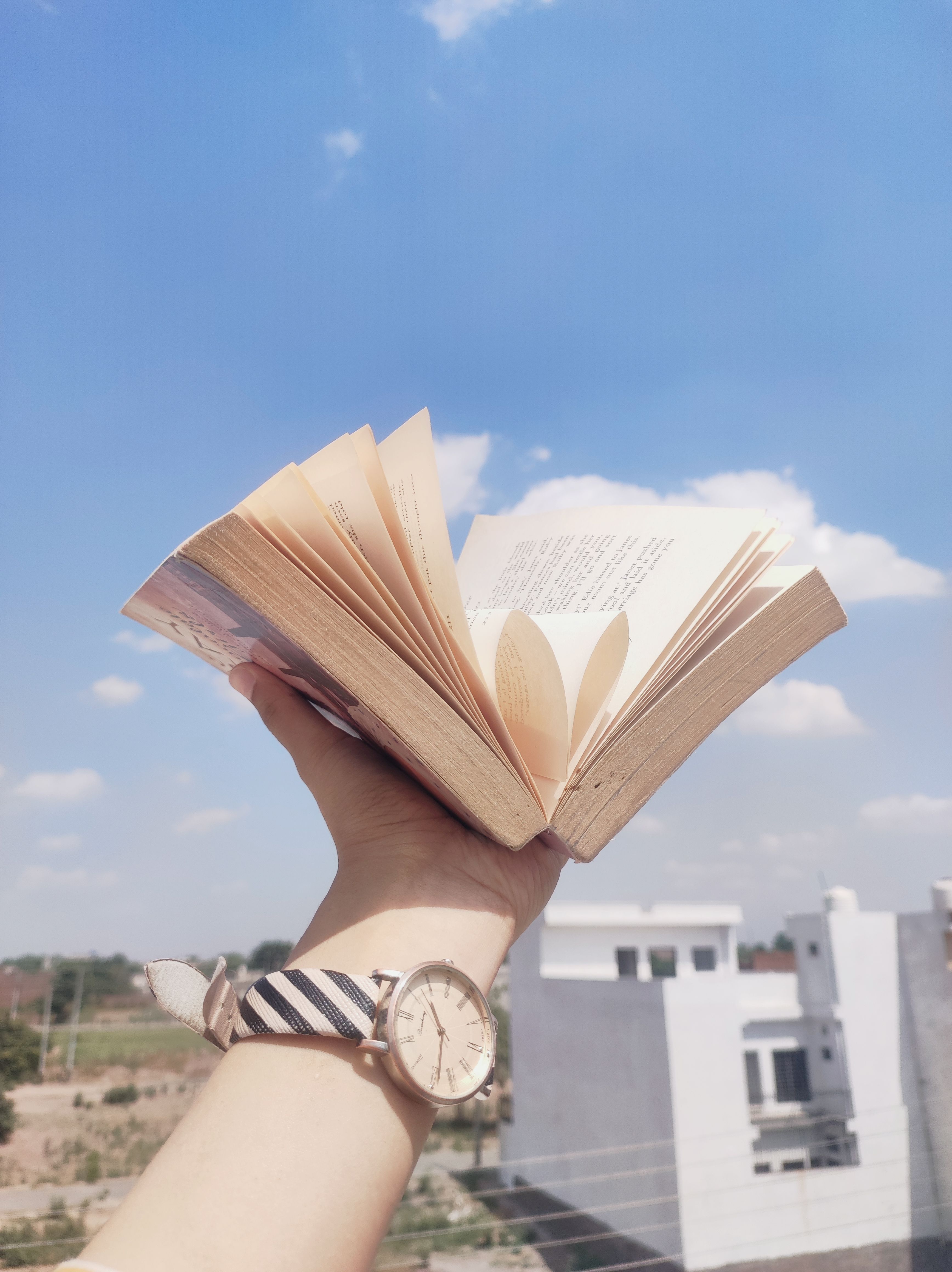Book covers · Pexels
