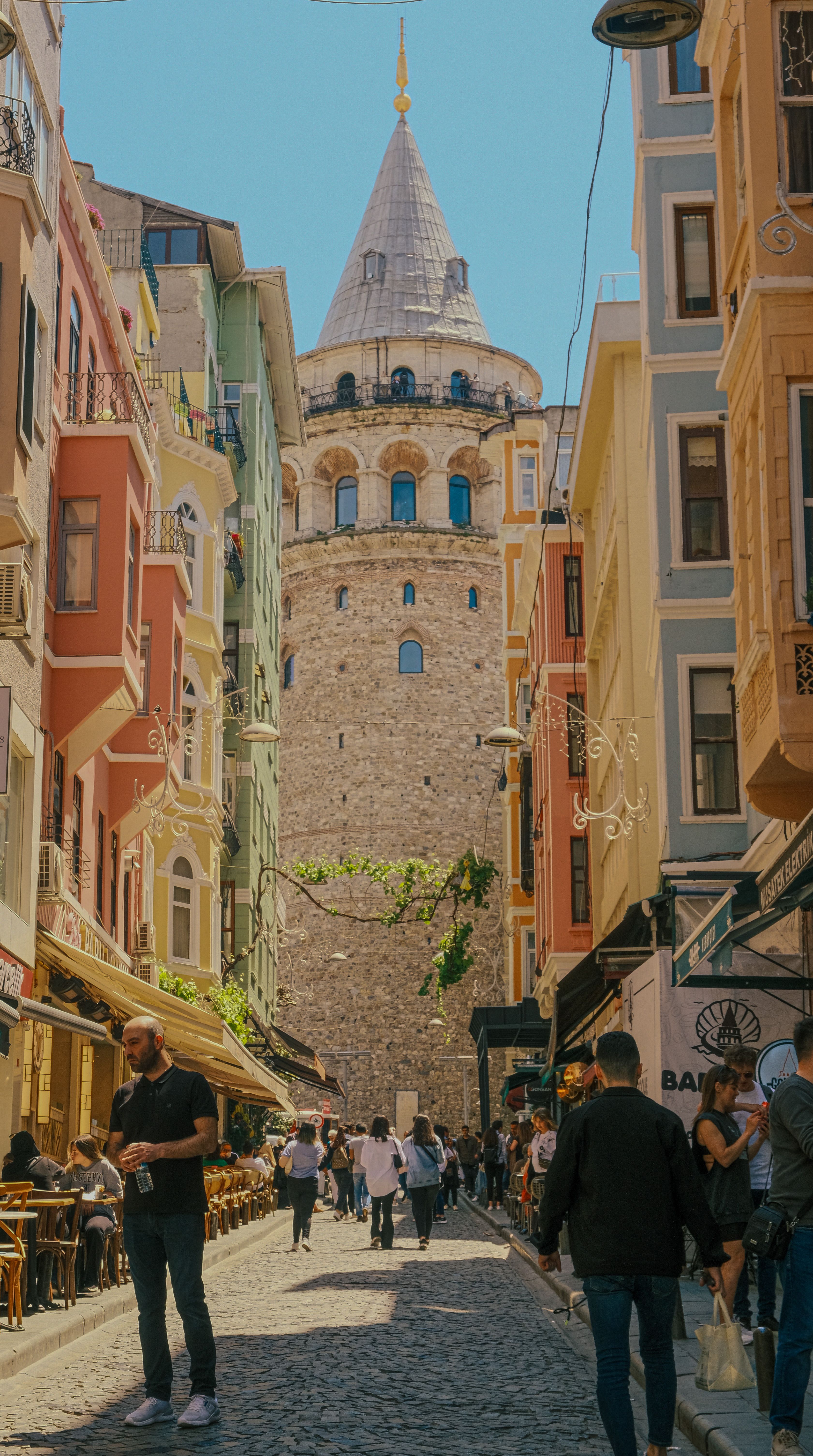 Historic Corner Building in Istanbul, Turkey · Free Stock Photo