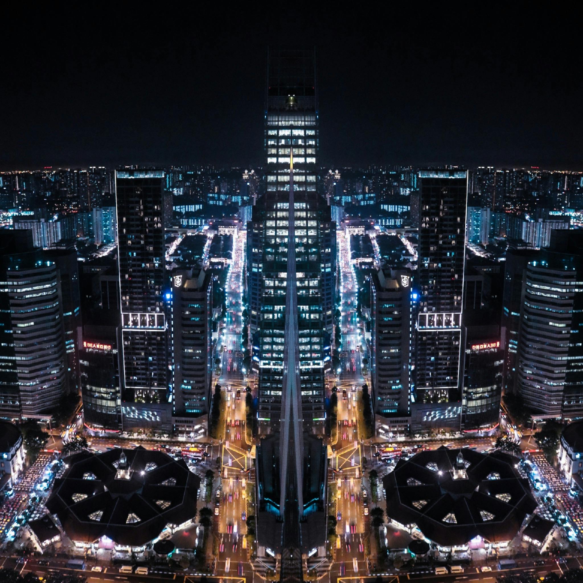 Monument on Square in Town · Free Stock Photo