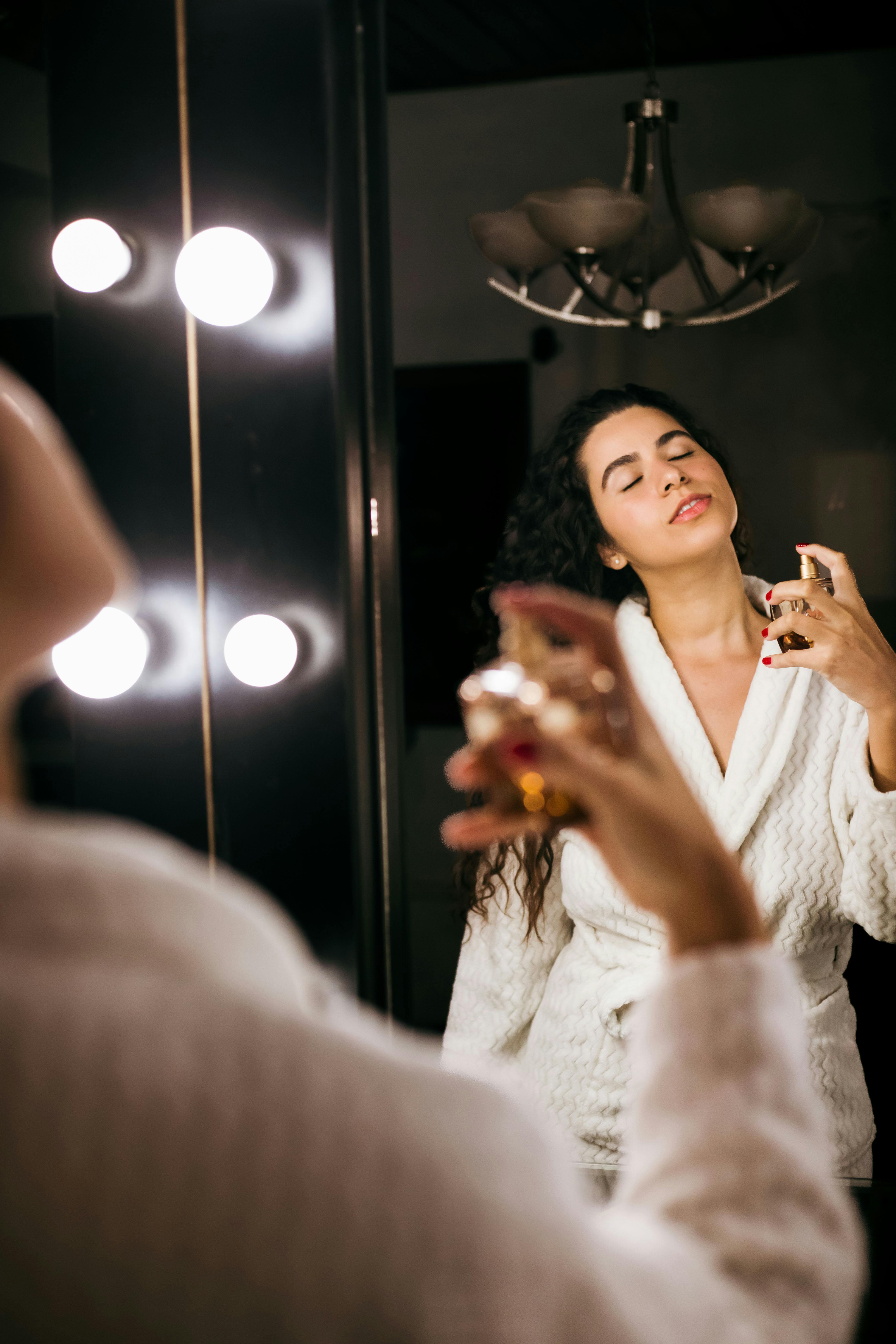 Perfume Photos, Download The BEST Free Perfume Stock Photos & HD Images