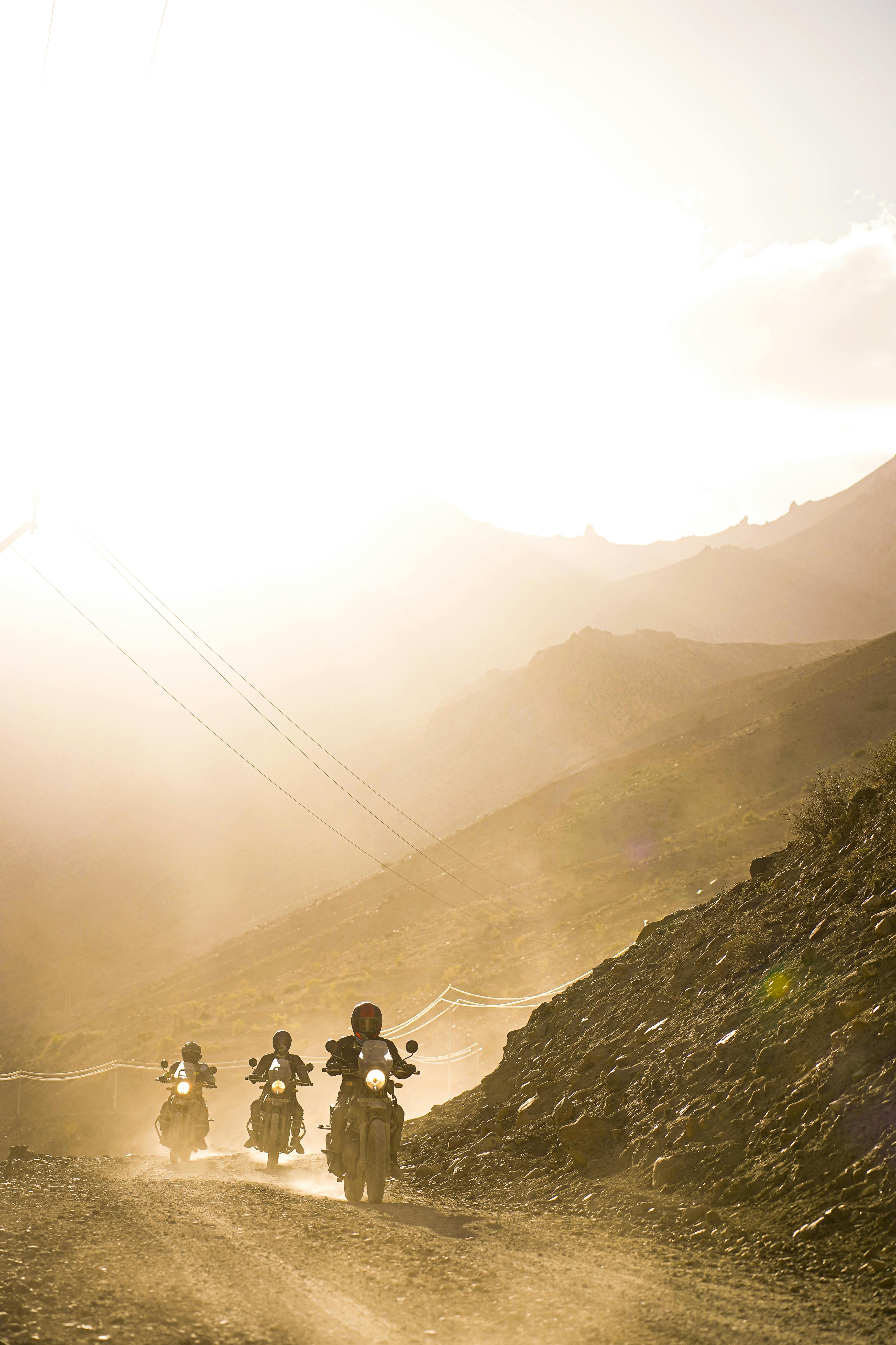 Hills Riding Photos, Download The BEST Free Hills Riding Stock Photos ...