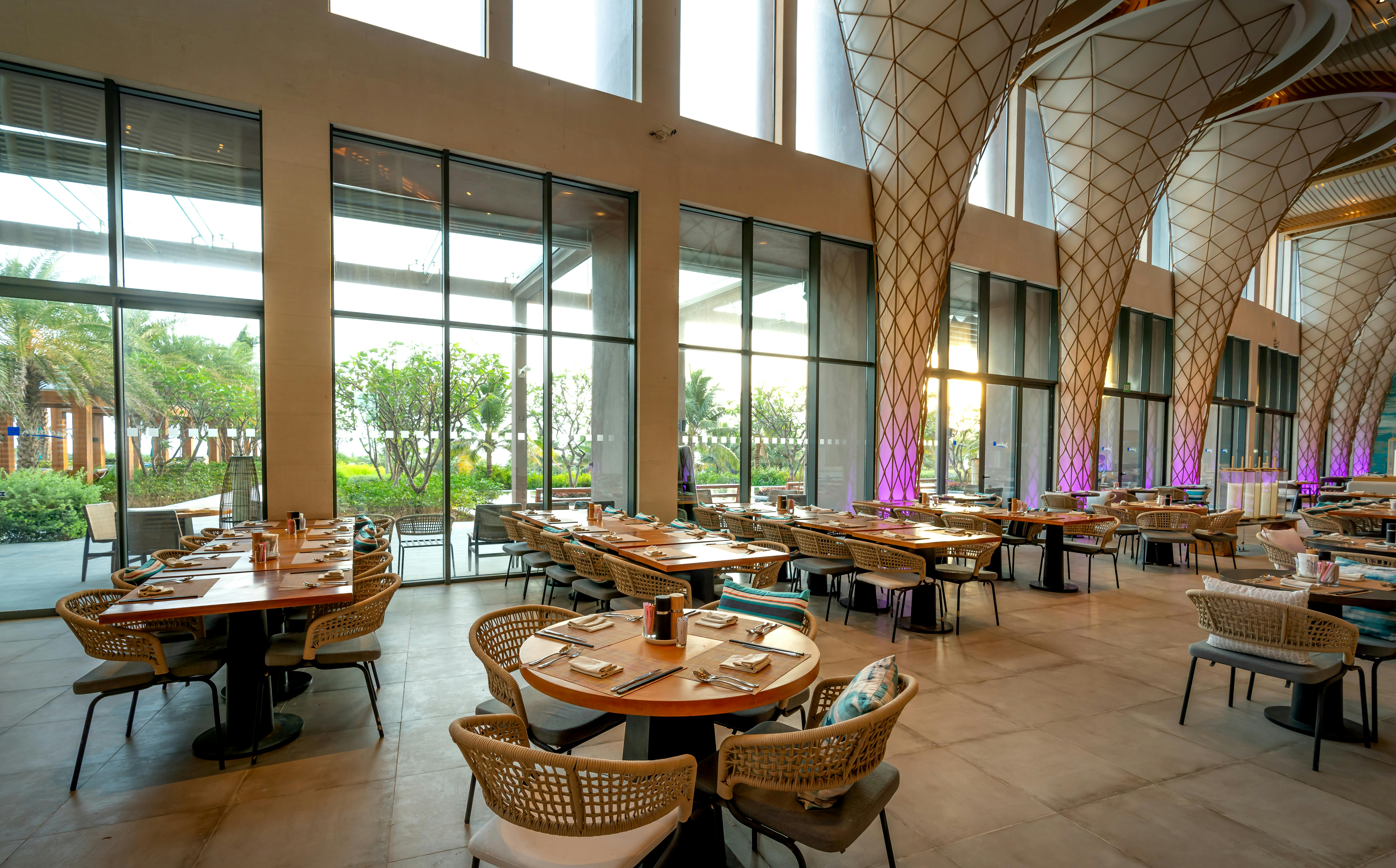 Large Restaurant Interior Design · Free Stock Photo