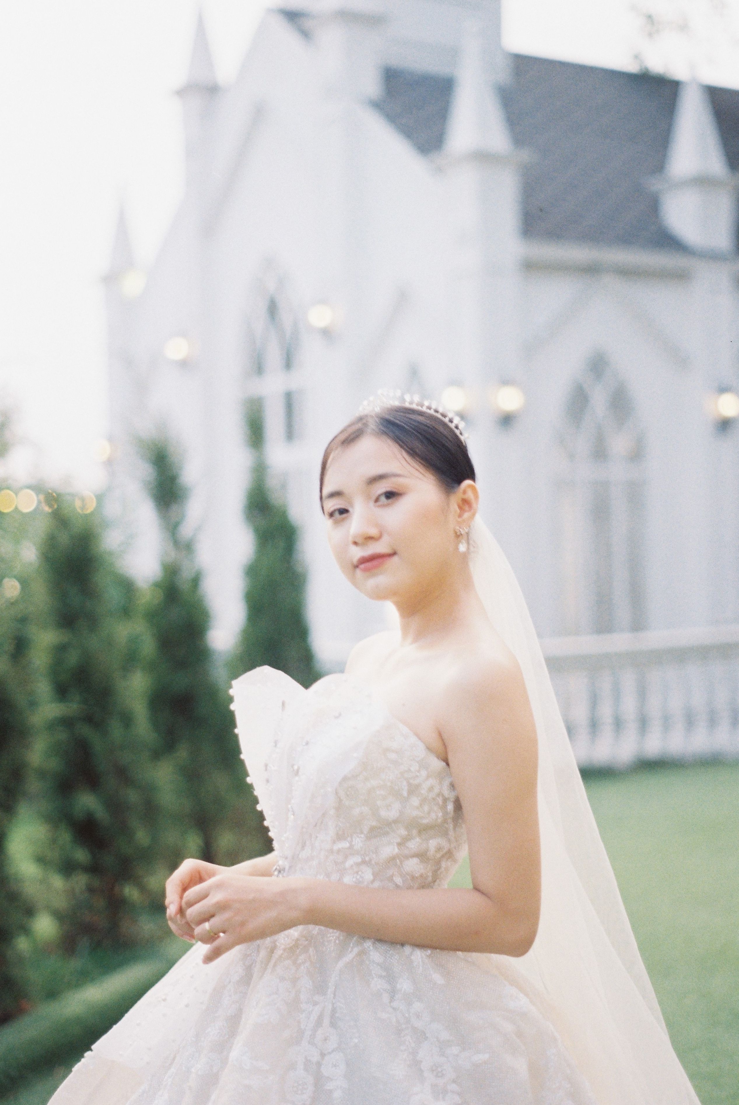 Bride In Church Photos, Download The BEST Free Bride In Church Stock ...