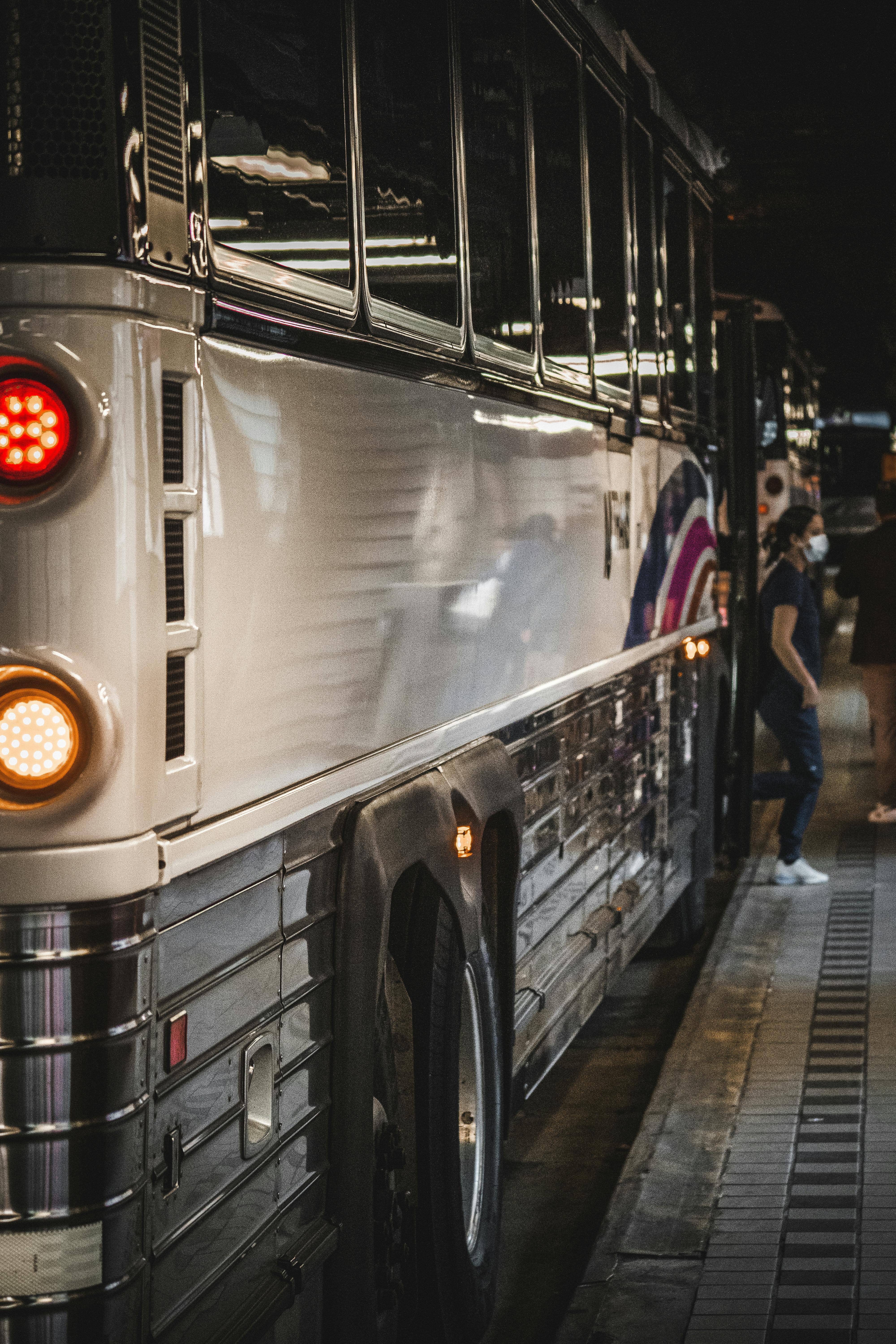 White Bus on the Street · Free Stock Photo