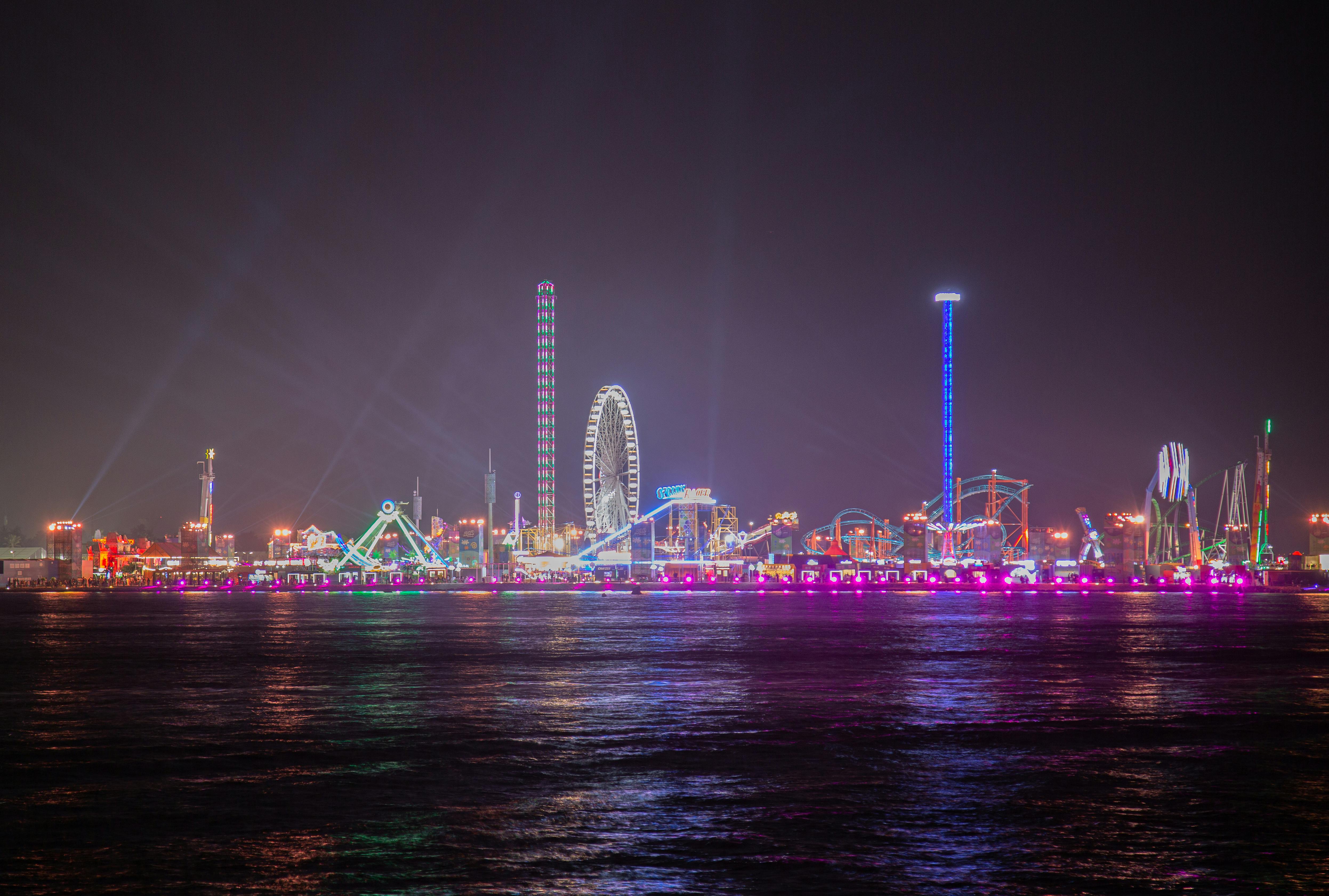 Amusement Park at Night · Free Stock Photo