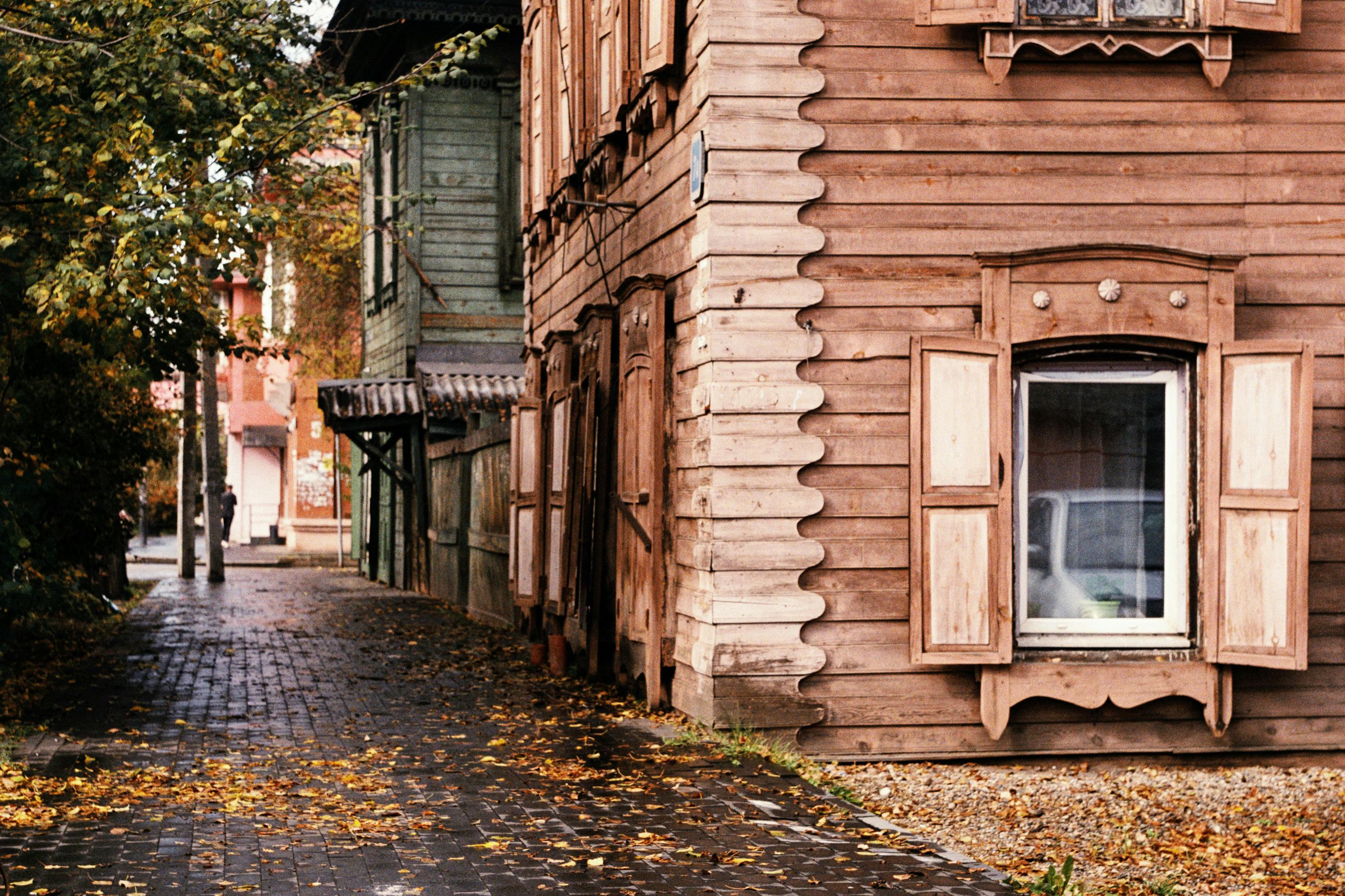 A Brown Wooden House · Free Stock Photo